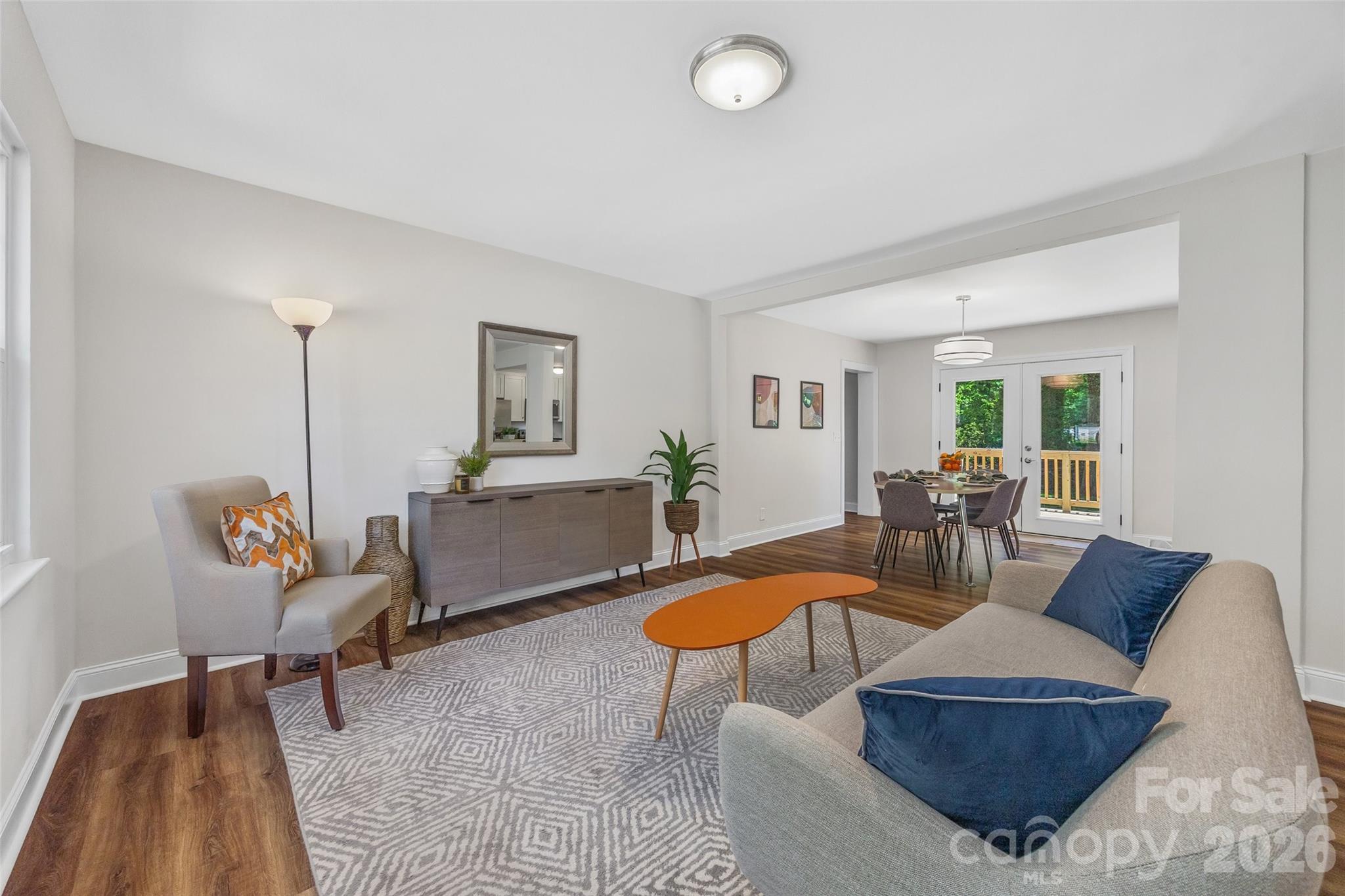 Photo 4 of 2111 Shalimar Drive, Charlotte, NC