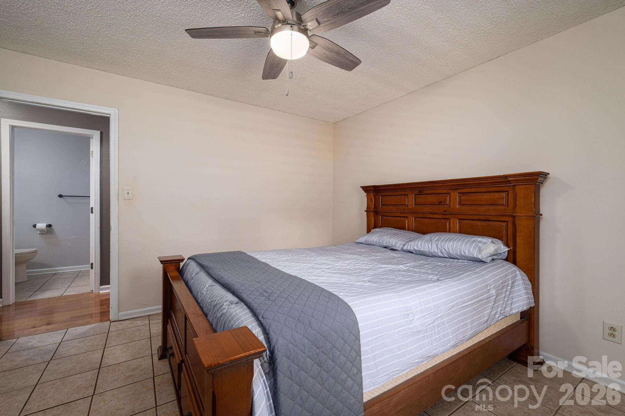 6097 Tuckborough Road, Hickory, NC - photo 17 of 48