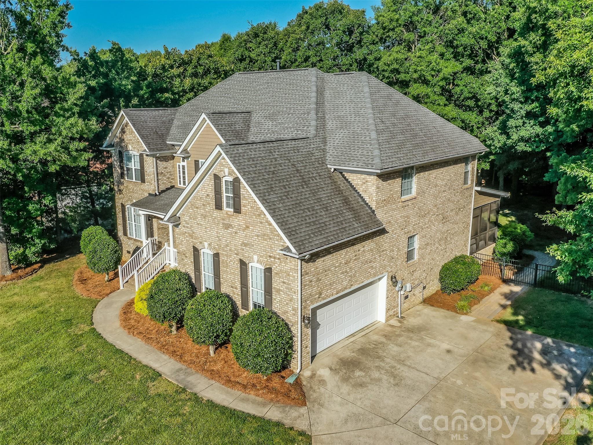 6167 Four Wood Drive, Matthews, NC - photo 2 of 46