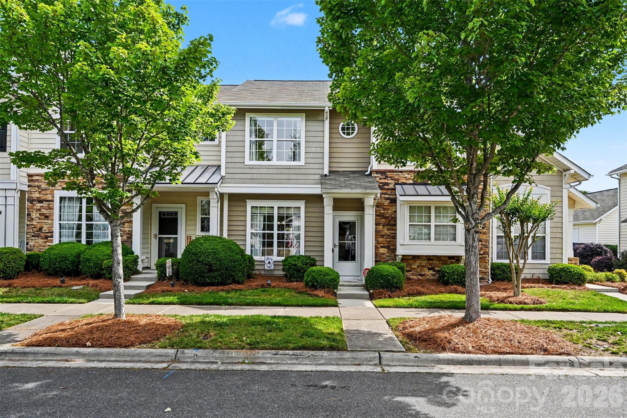 1033 Woodglen Lane, Matthews, NC - photo 1 of 37