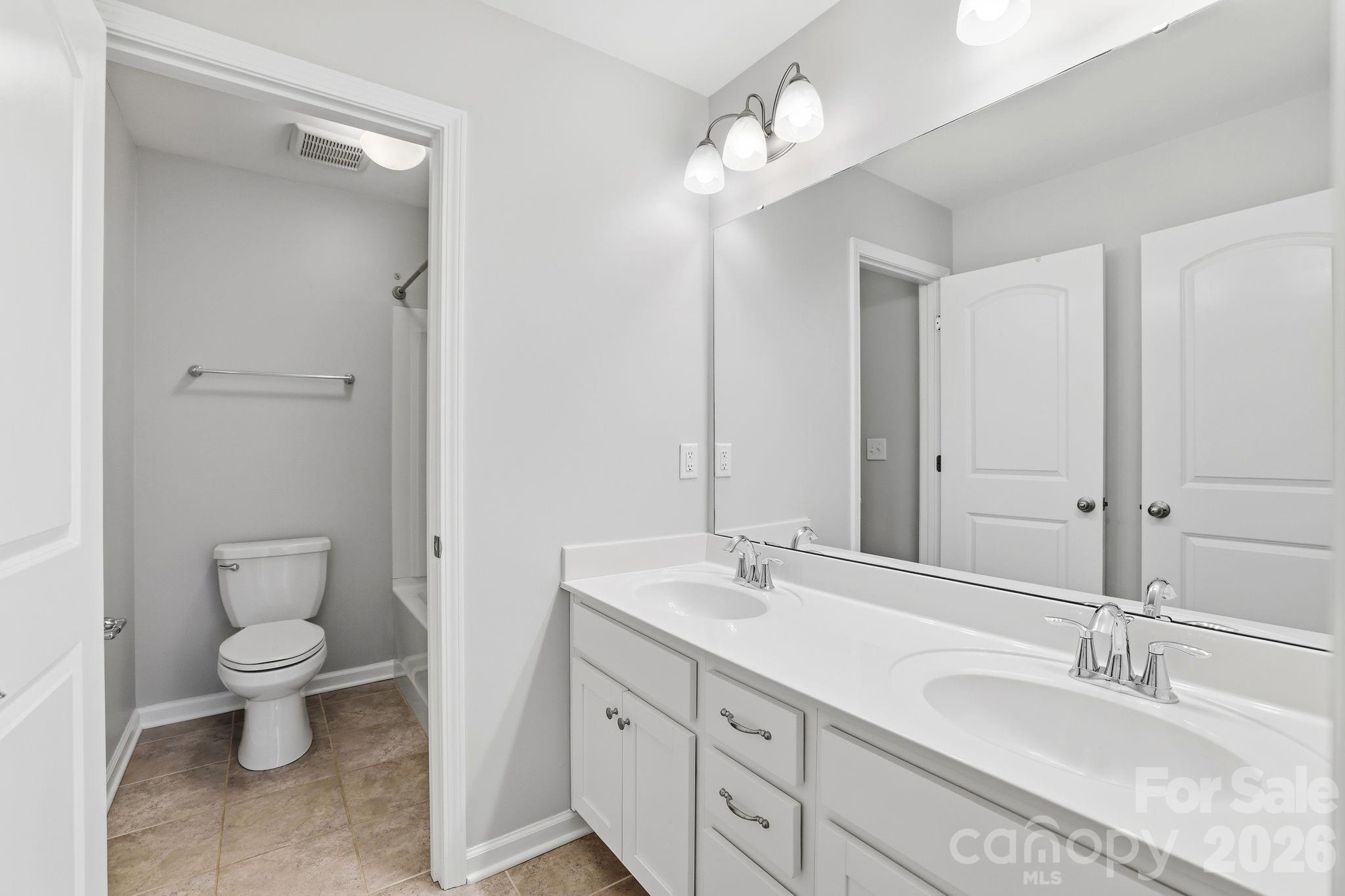 Photo 14 of 8123 Cornhill Avenue, Charlotte, NC