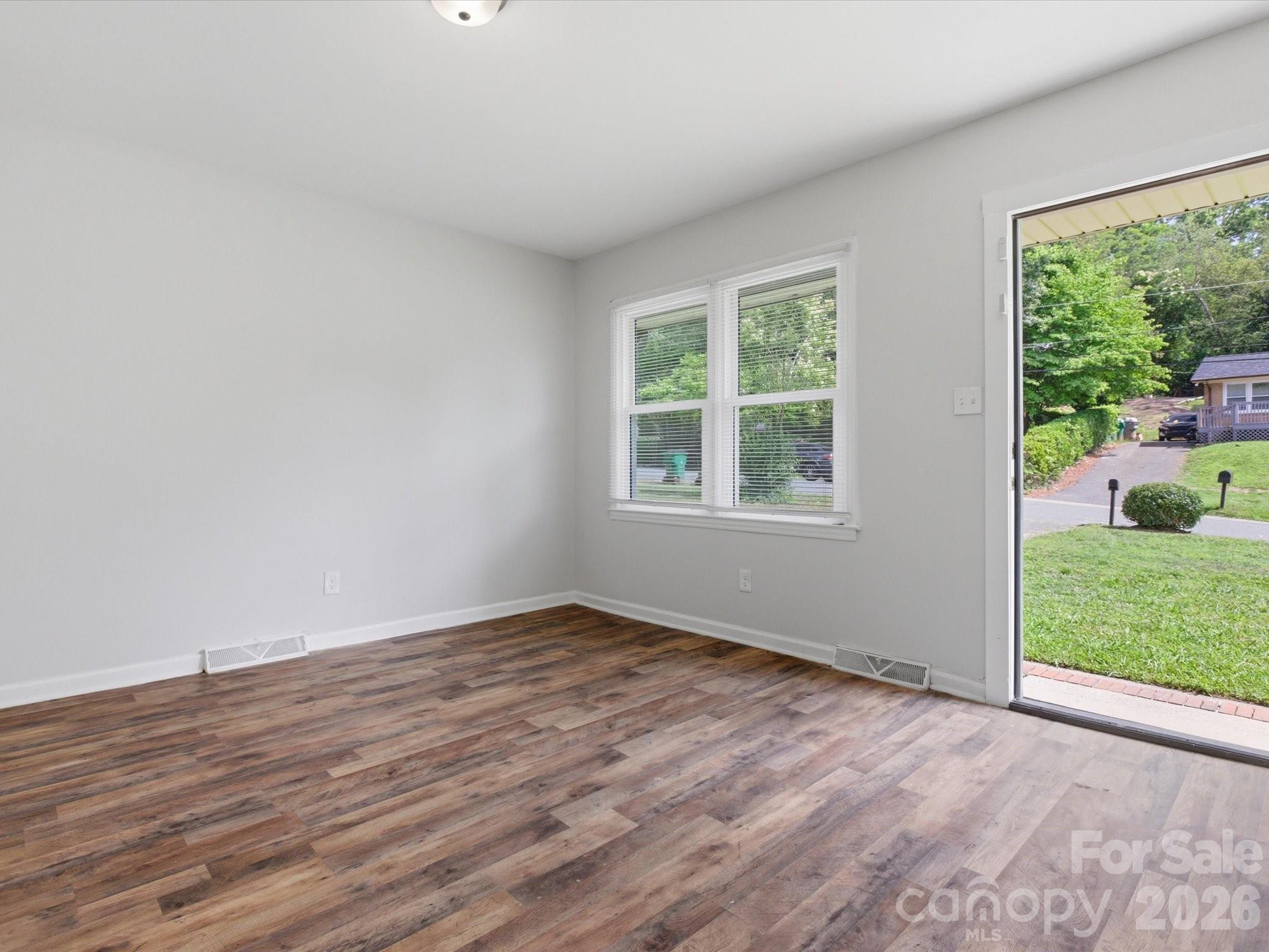 Photo 3 of 622 Dunbrook Lane, Charlotte, NC