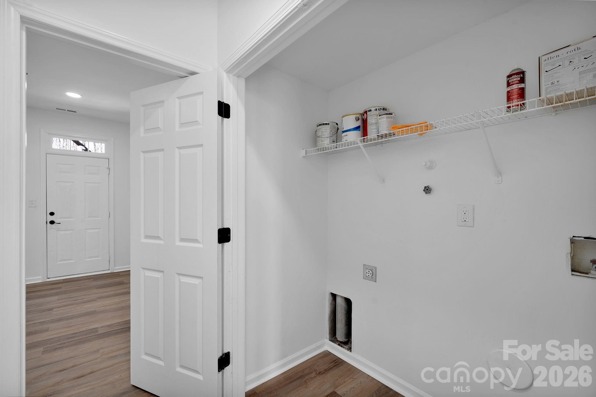 Photo 7 of 8131 Kings Creek Drive, Charlotte, NC