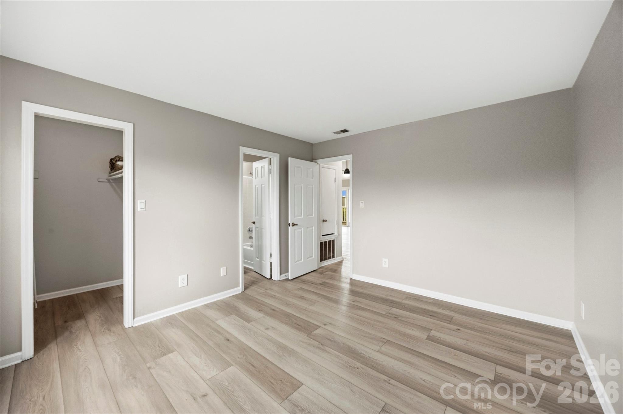 Photo 10 of 9320 South Vicksburg Park Court, Charlotte, NC