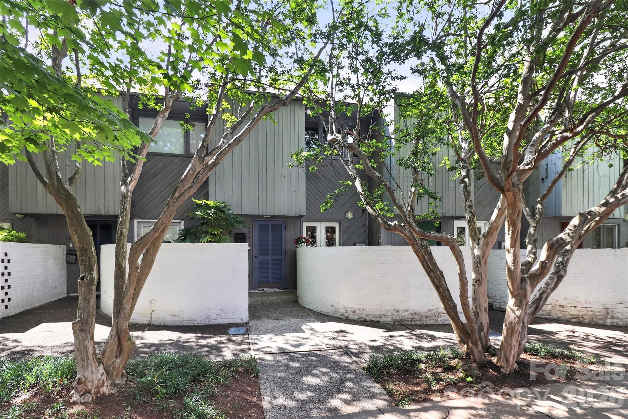 Home for sale at 432 E Park AvenueC, Charlotte, NC — photo 1 of 30