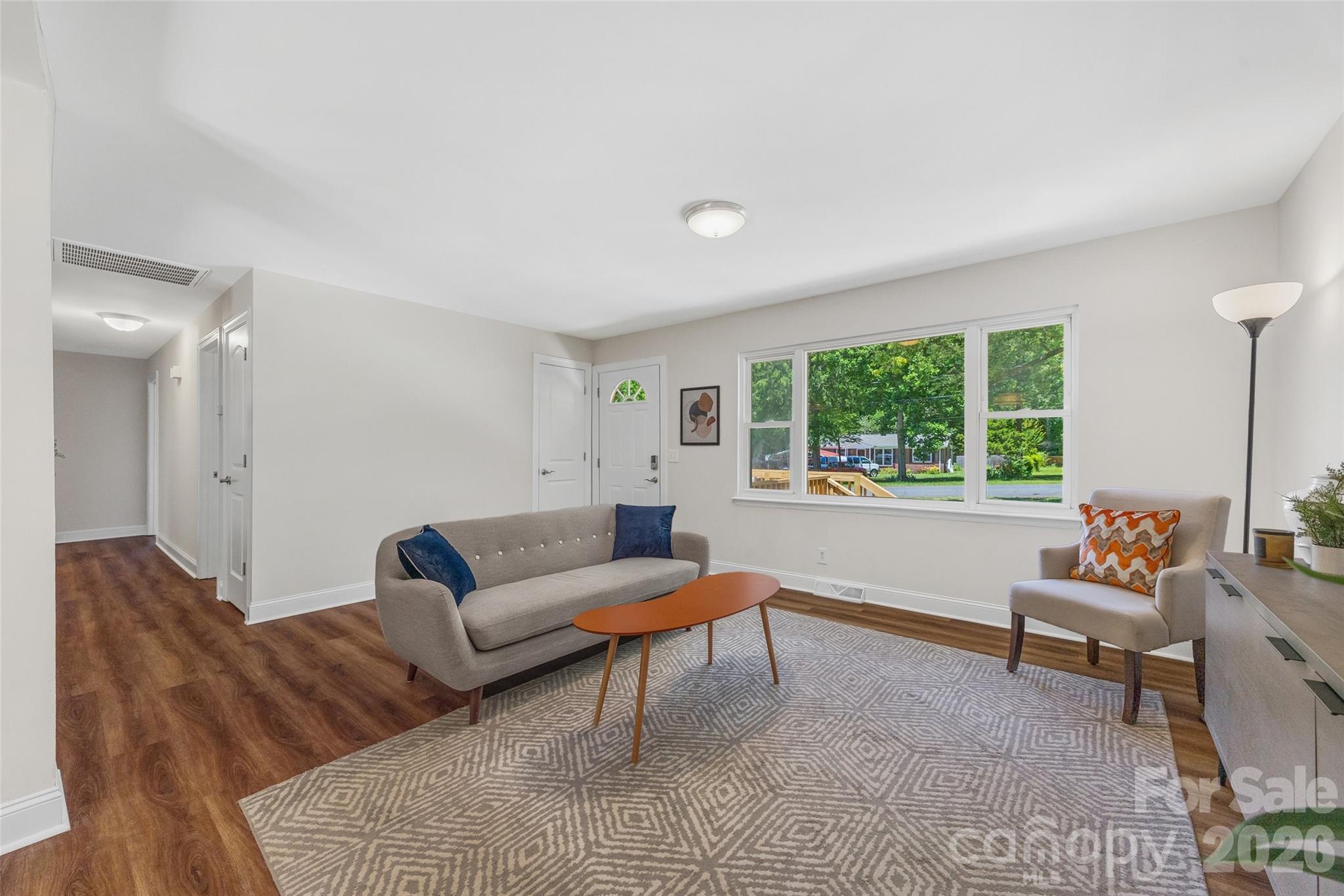 Photo 5 of 2111 Shalimar Drive, Charlotte, NC