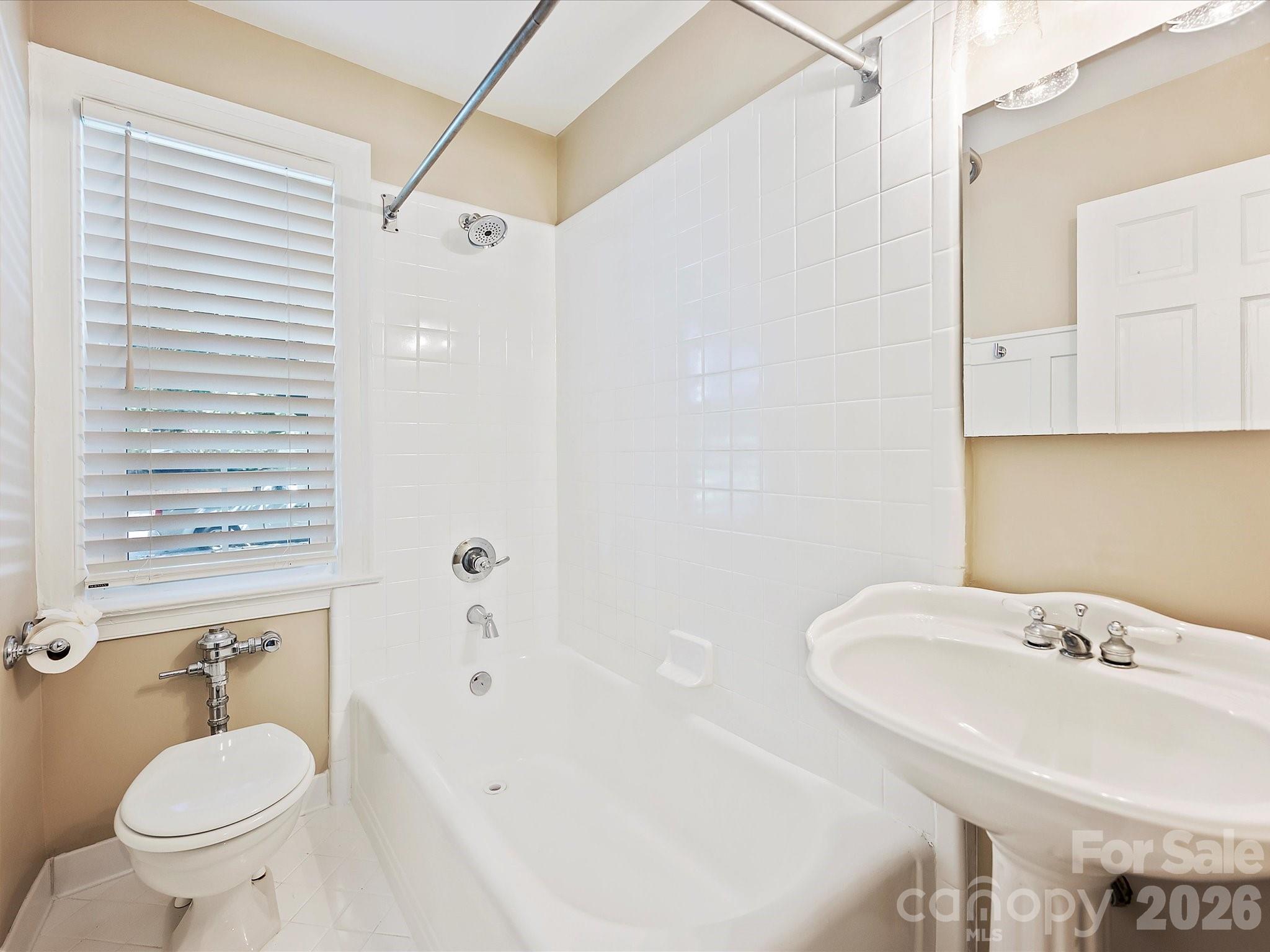 Photo 14 of 107 S Laurel Avenue101A, Charlotte, NC