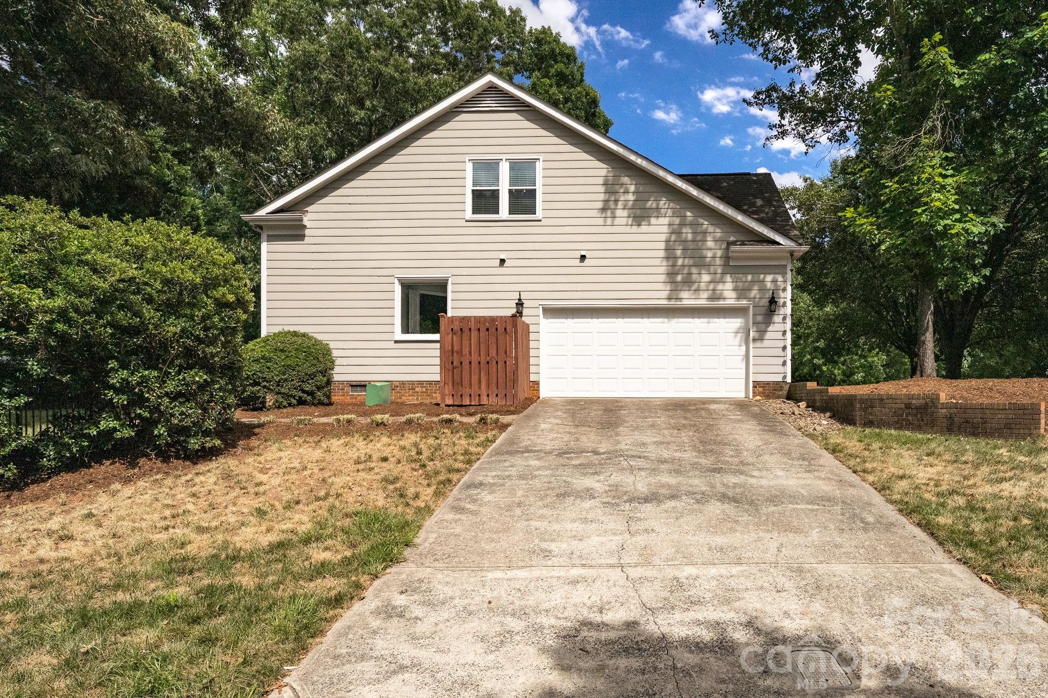 Home for sale at 6632 Elmstone Drive, Charlotte, NC — photo 31 of 38