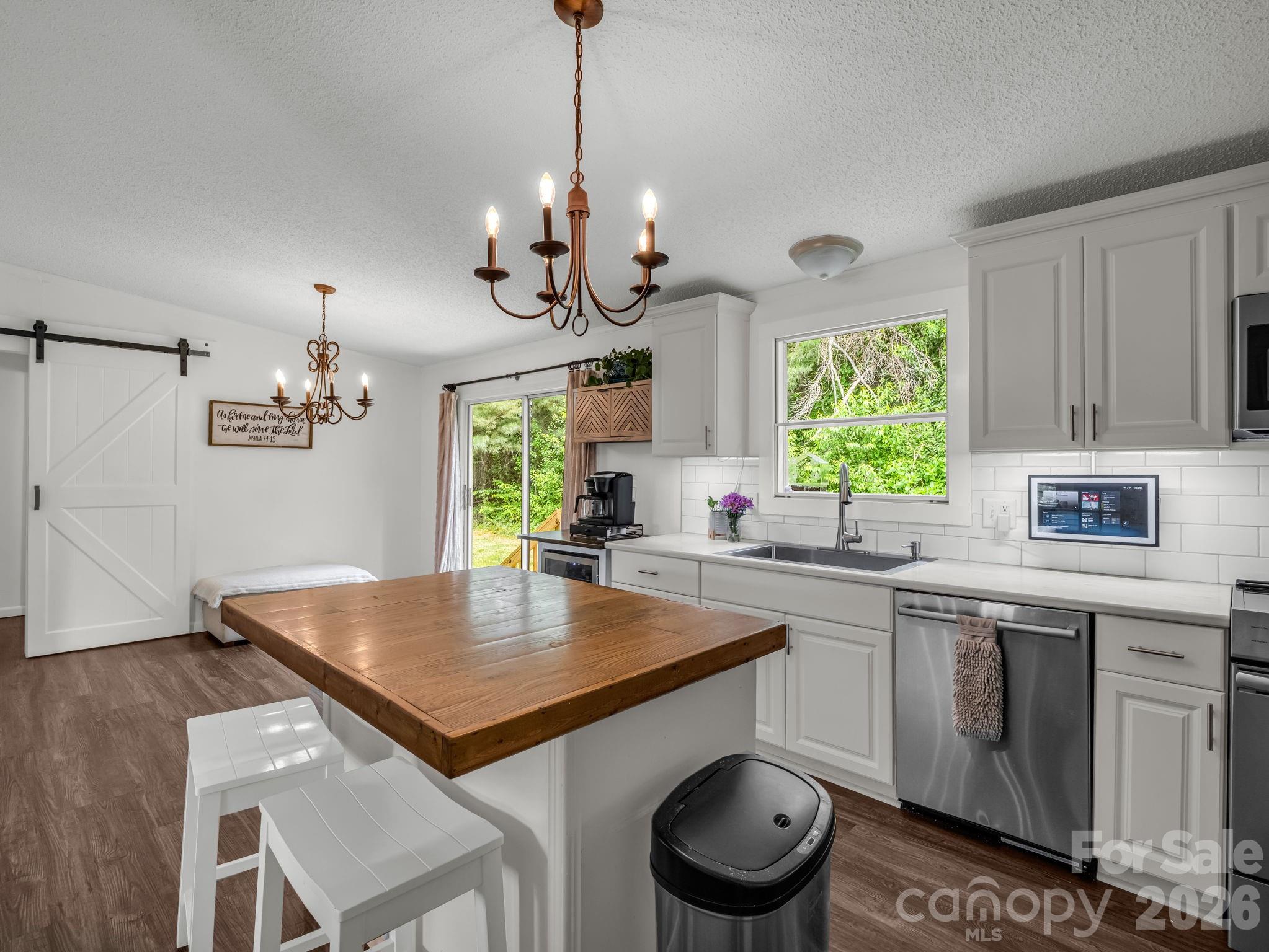 219 Jackson Loop Road, Flat Rock, NC - photo 7 of 46