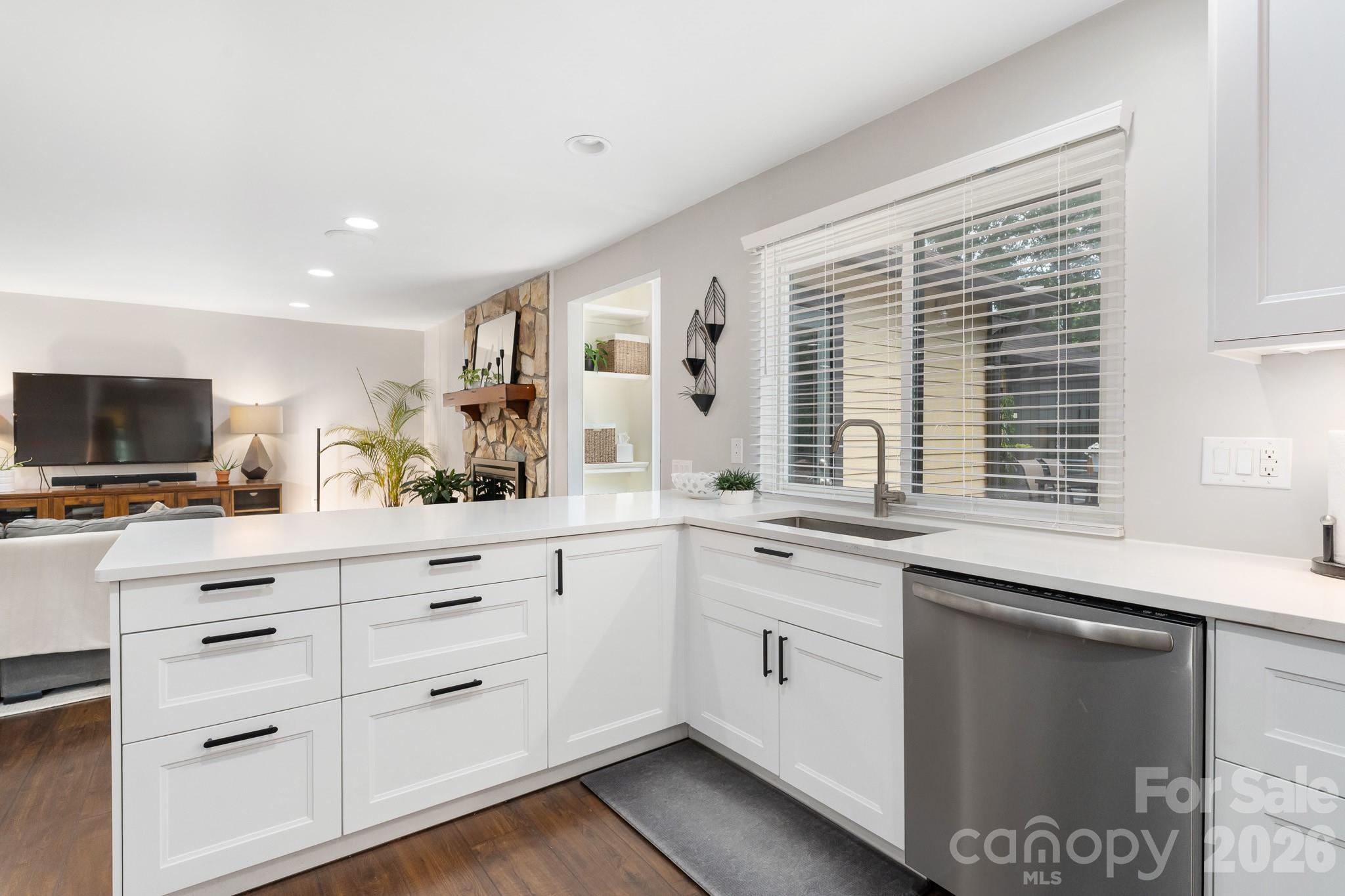 Photo 10 of 8700 Lorraine Drive, Charlotte, NC