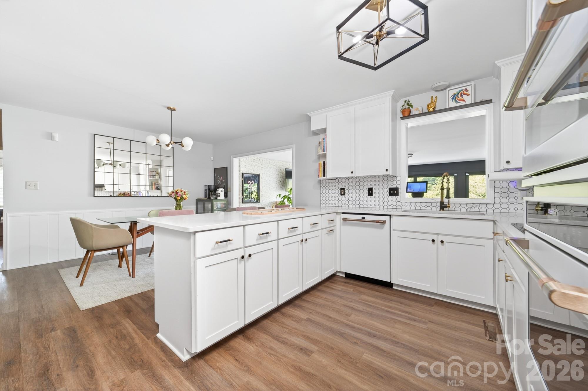 Photo 18 of 6220 Sharon Road, Charlotte, NC