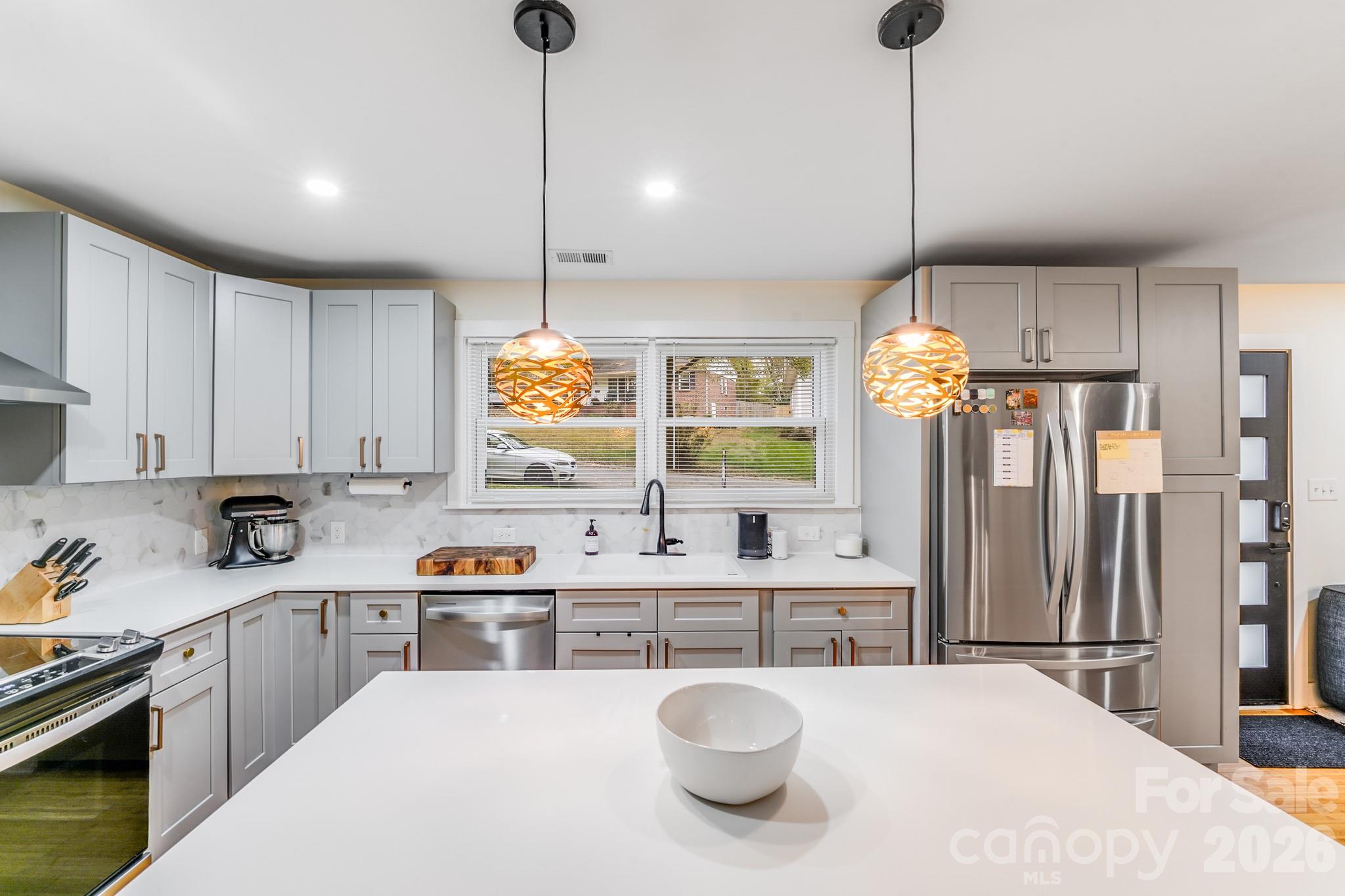 Photo 12 of 4910 Valley Stream Road, Charlotte, NC