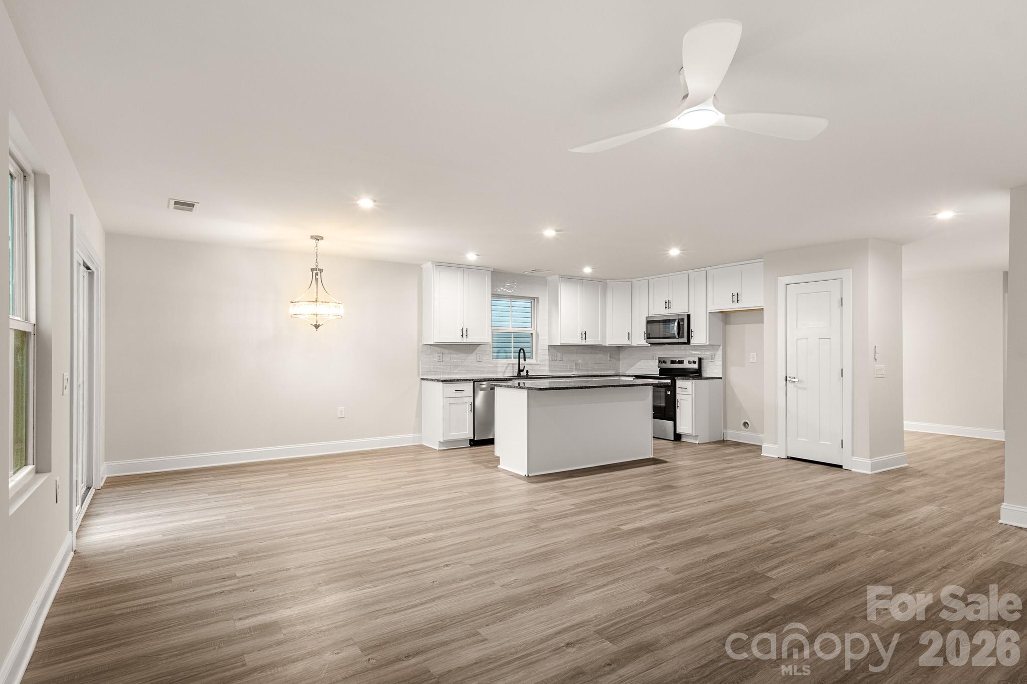 4238 Mackinnon Drive, Charlotte, NC - photo 14 of 38