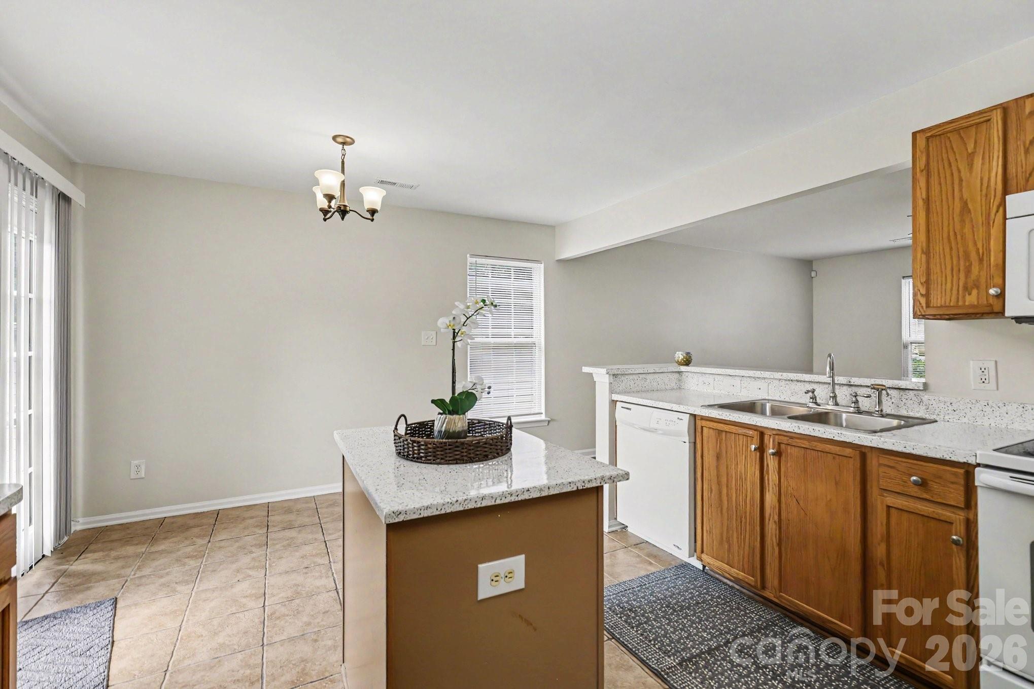 Photo 11 of 6325 Linda Vista Lane, Charlotte, NC