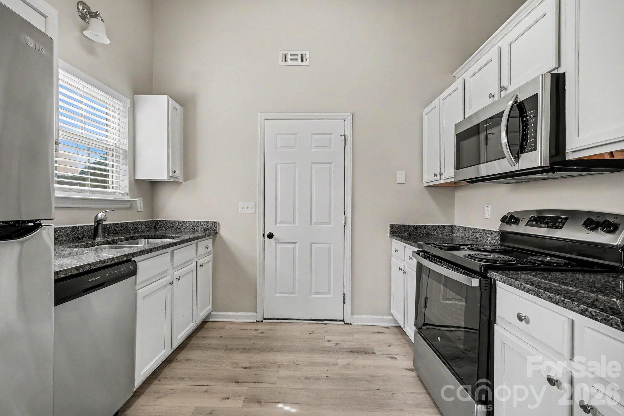 5463 Realtree Lane, Charlotte, NC - photo 8 of 21