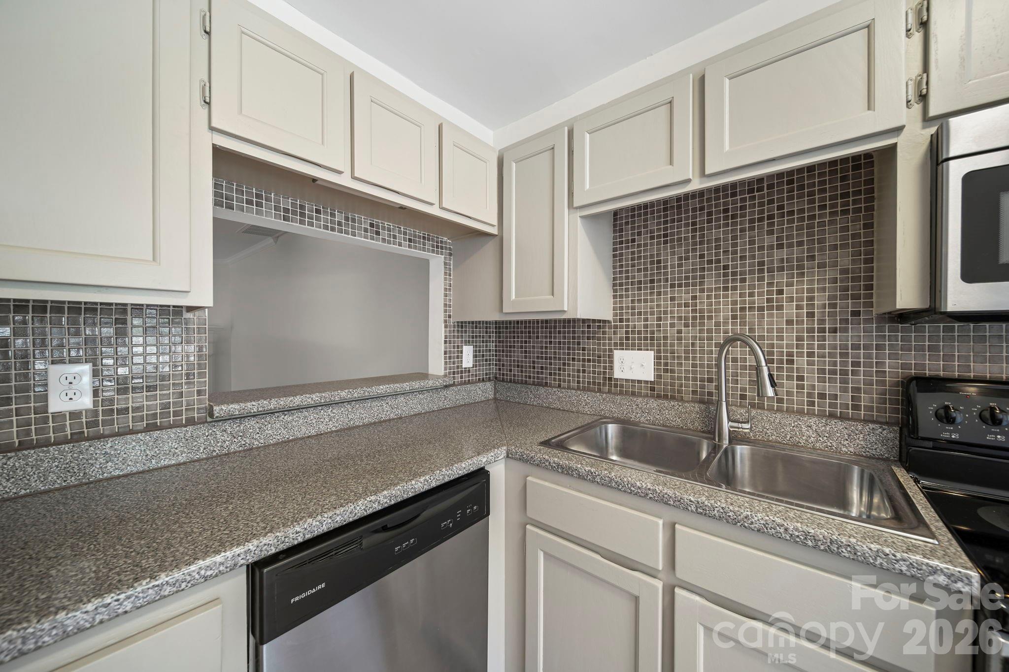 Photo 12 of 8217 Pineville Matthews RoadC, Charlotte, NC