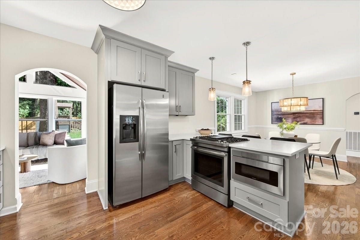 Photo 16 of 1333 Woodland Drive, Charlotte, NC