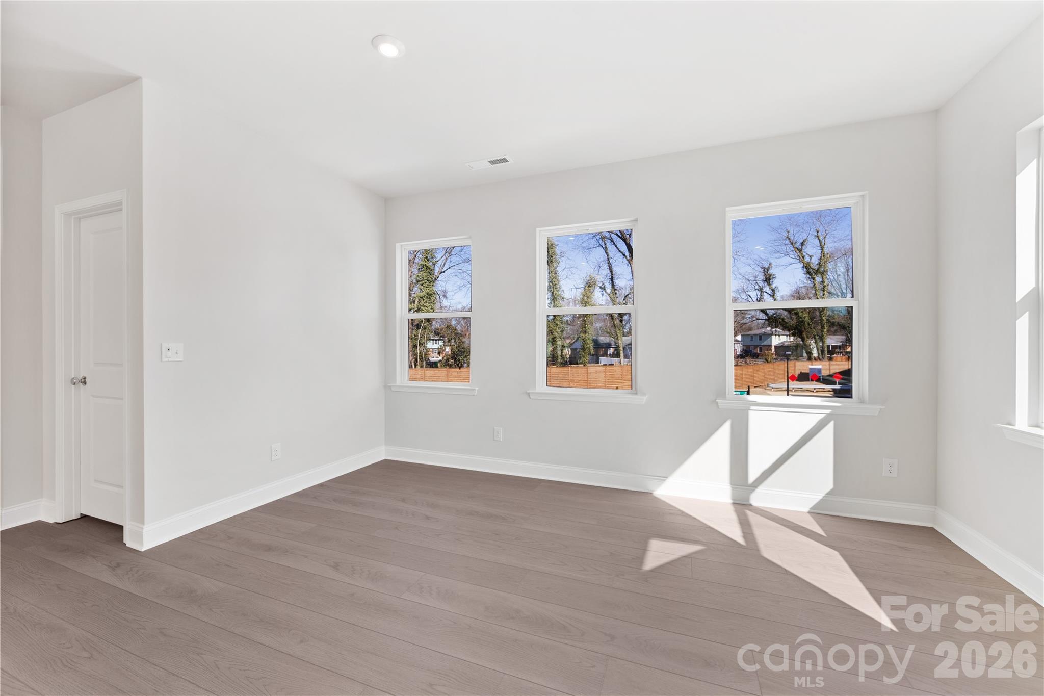 Photo 16 of 905 Archway Lane, Charlotte, NC