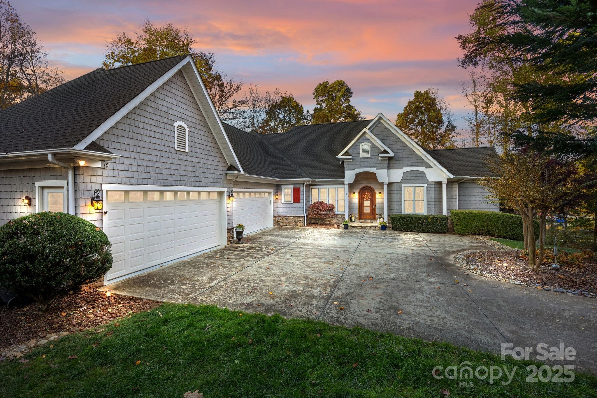 Photo 2 of 119 Whaling Lane, Mooresville, NC