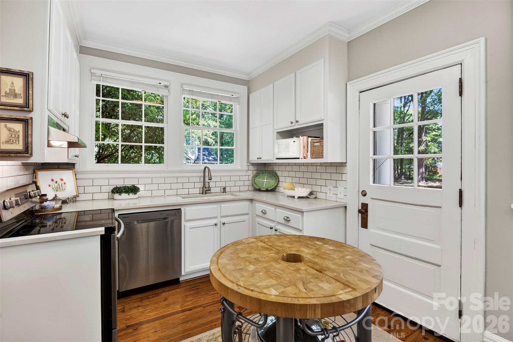 Photo 3 of 1211 S Belvedere Avenue, Gastonia, NC