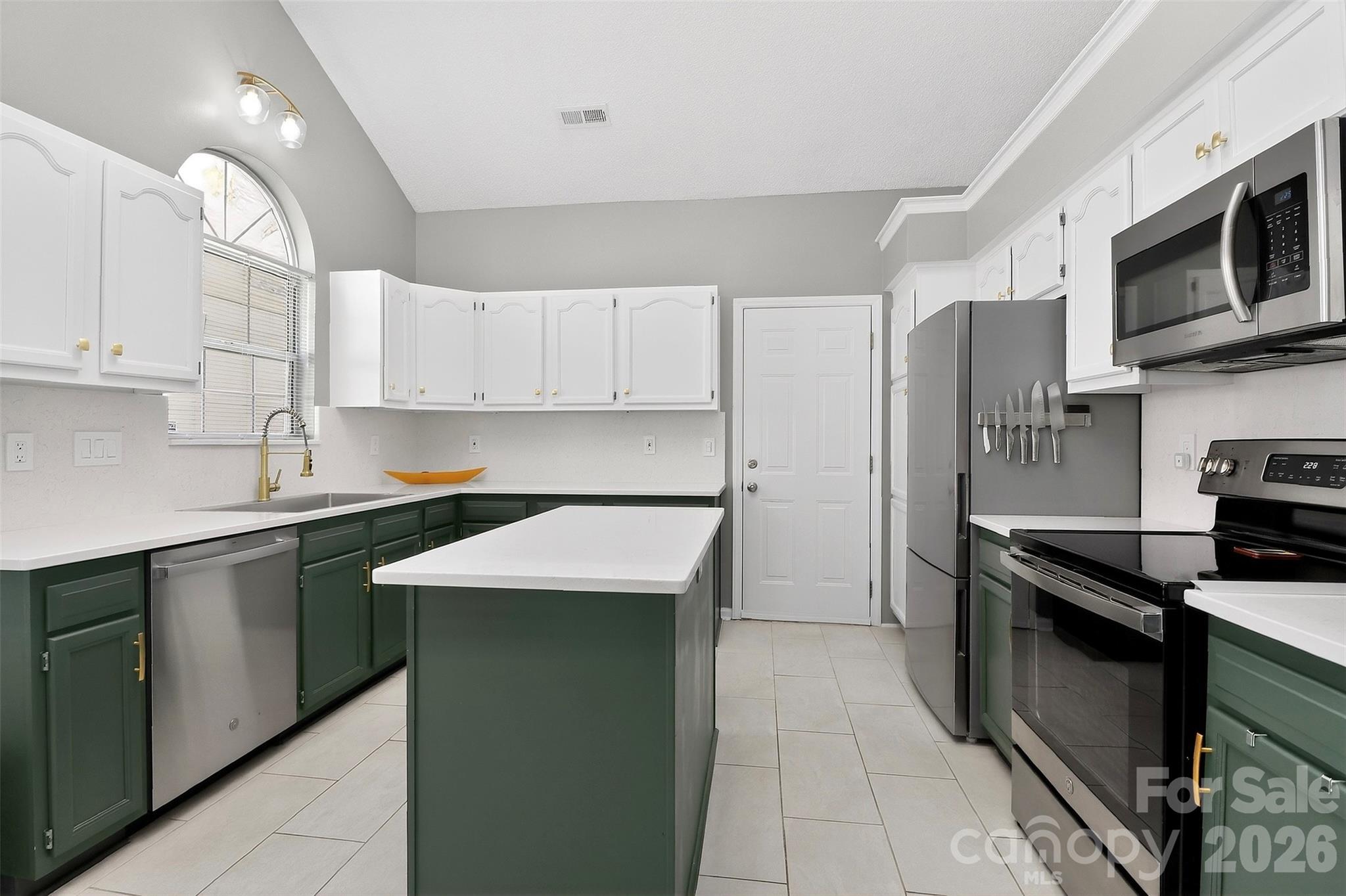 Photo 14 of 10631 Jardin Way, Charlotte, NC