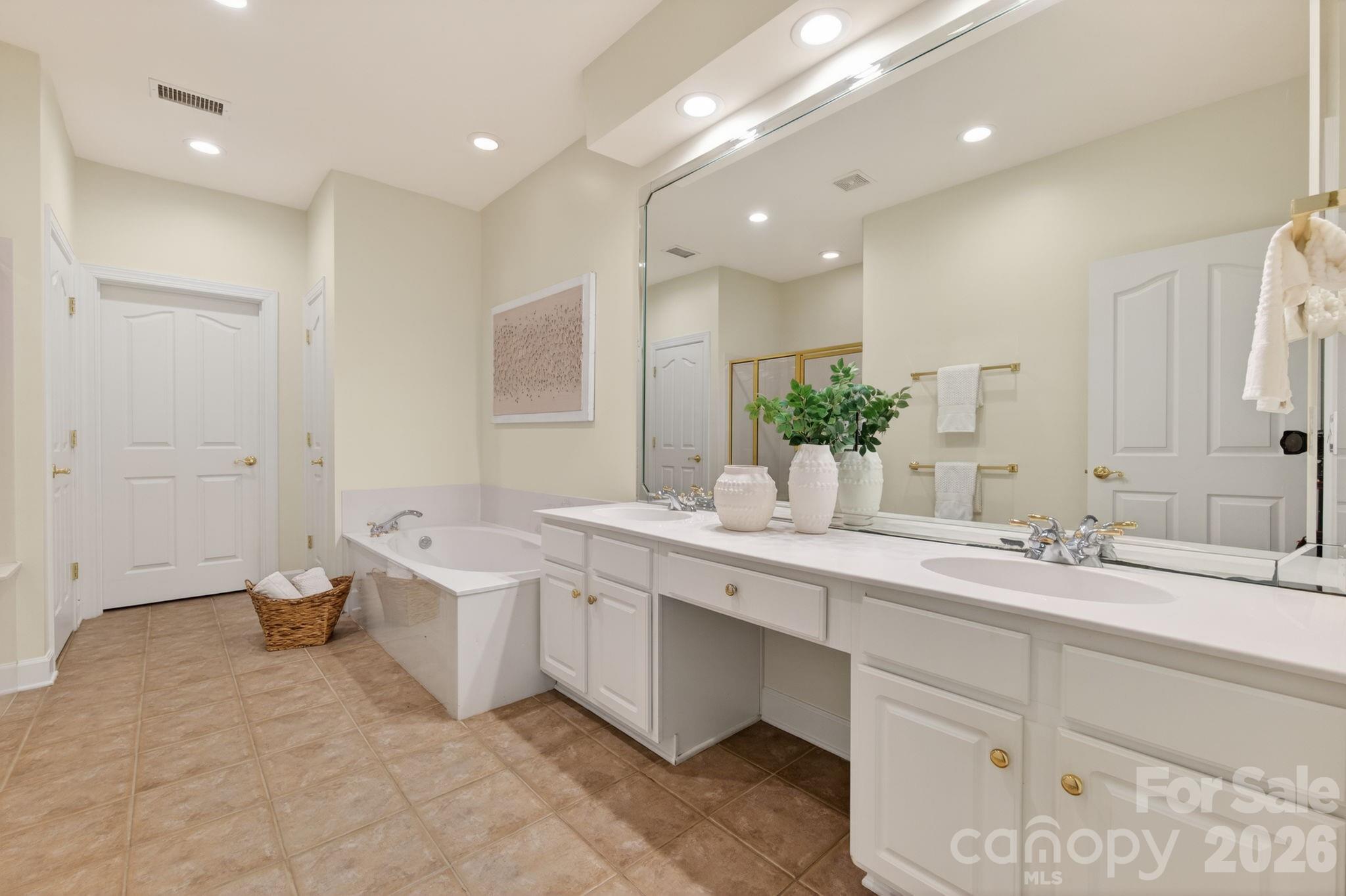 Photo 23 of 10879 Rogalla Drive, Charlotte, NC