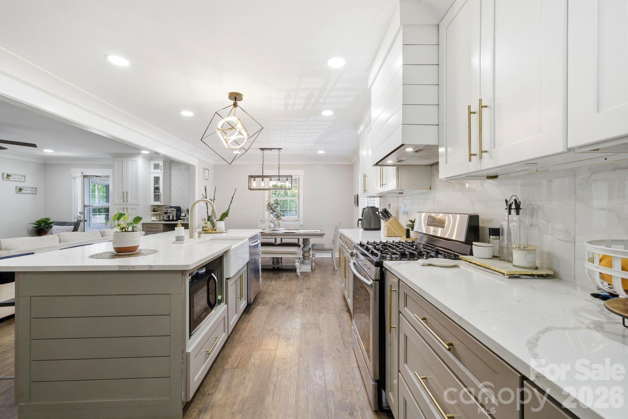 701 E Iowa Avenue, Bessemer City, NC - photo 6 of 42