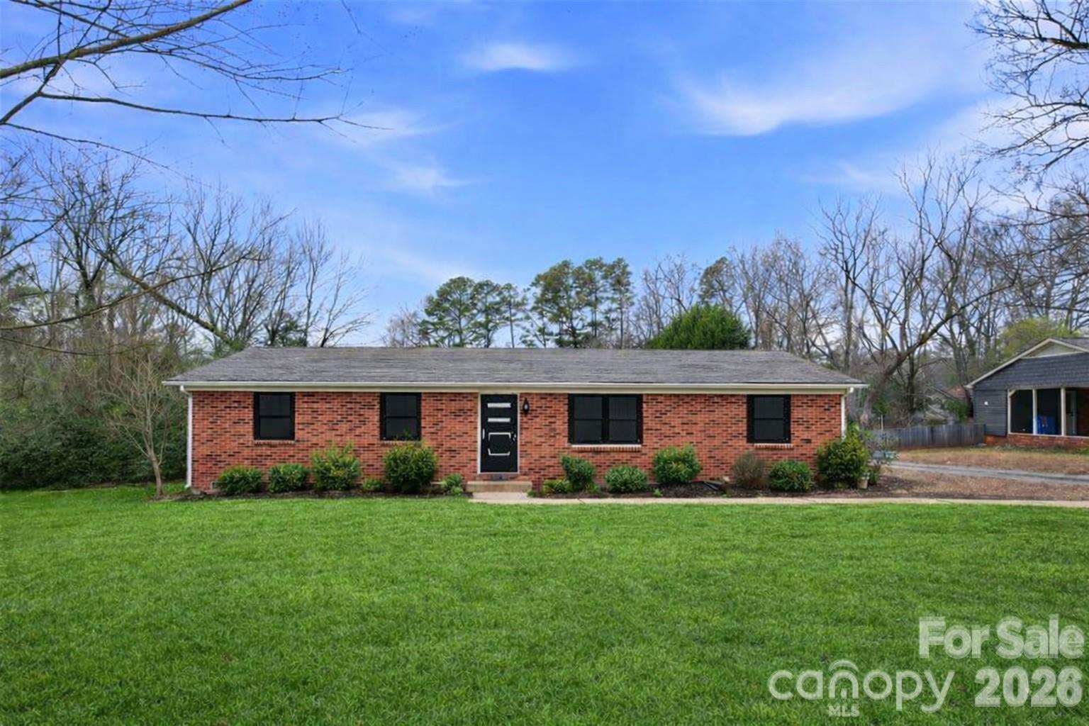Photo 3 of 3029 Cresthill Drive, Charlotte, NC