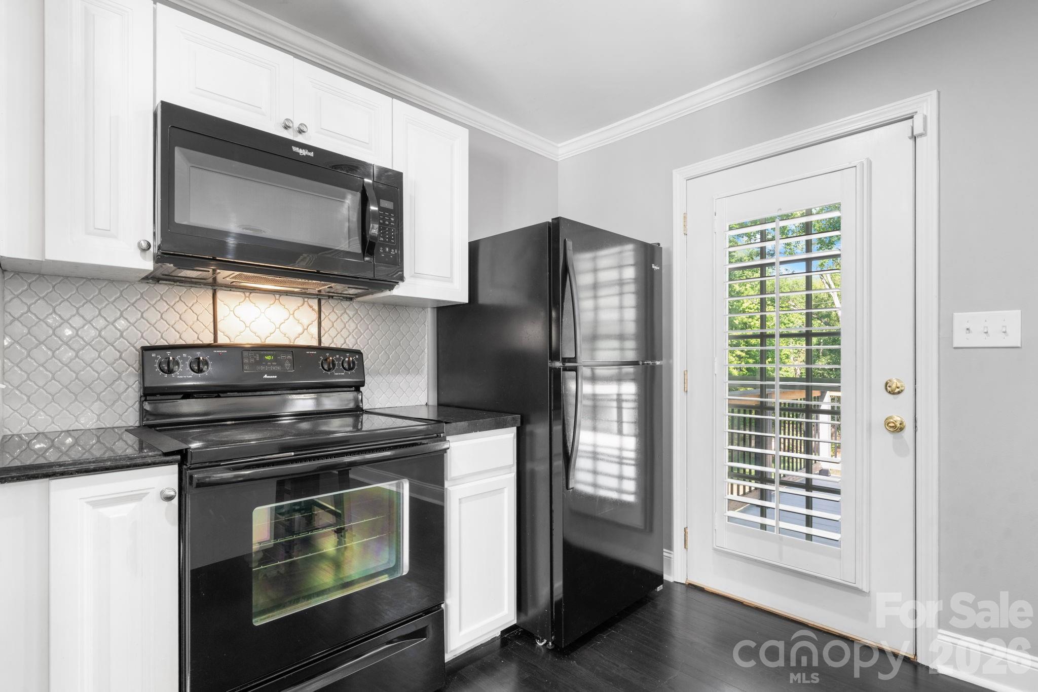 14214 Honeysuckle Ridge Drive, Matthews, NC - photo 11 of 47