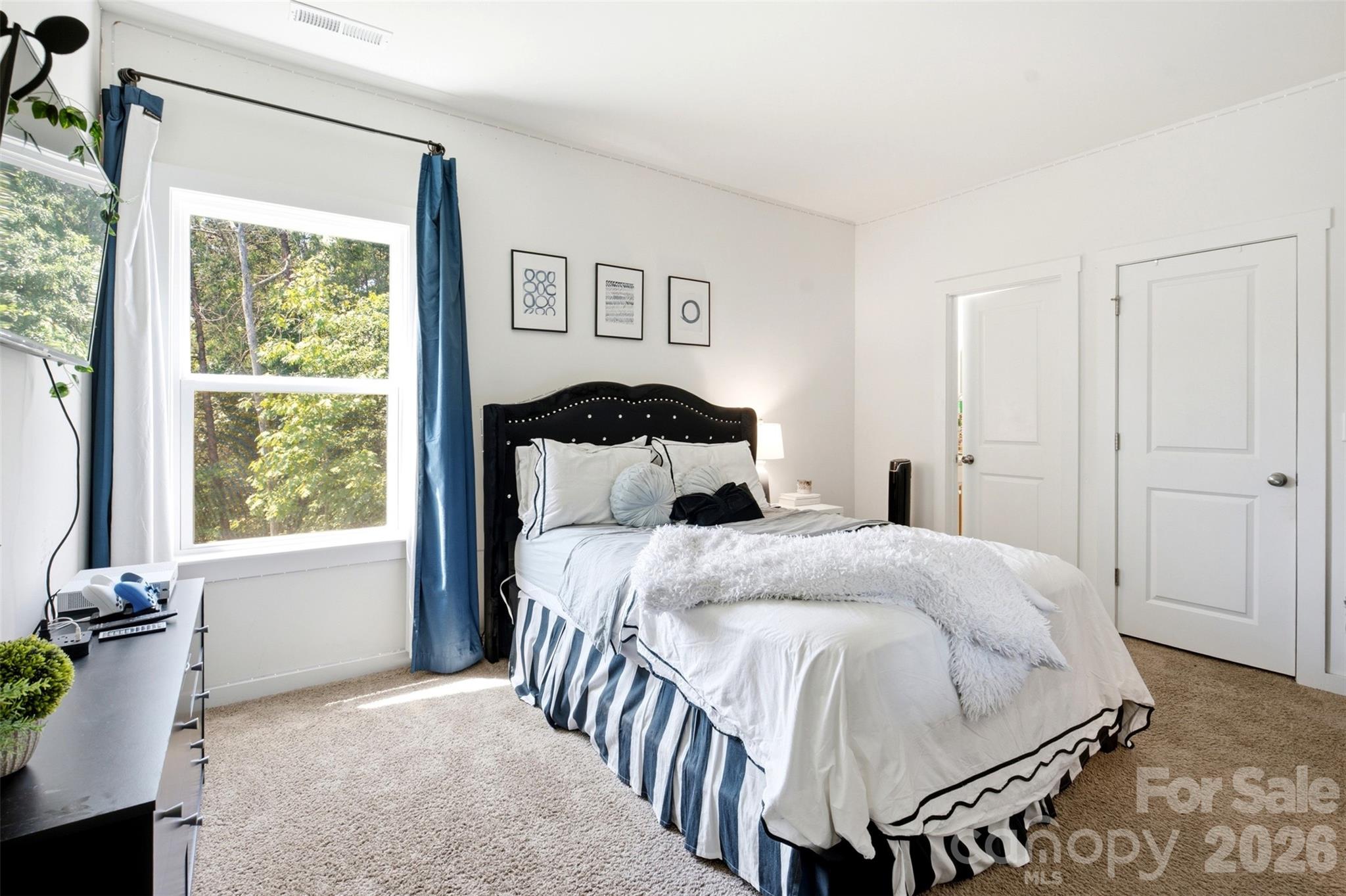 Photo 26 of 15611 Walnut Hill Drive, Charlotte, NC