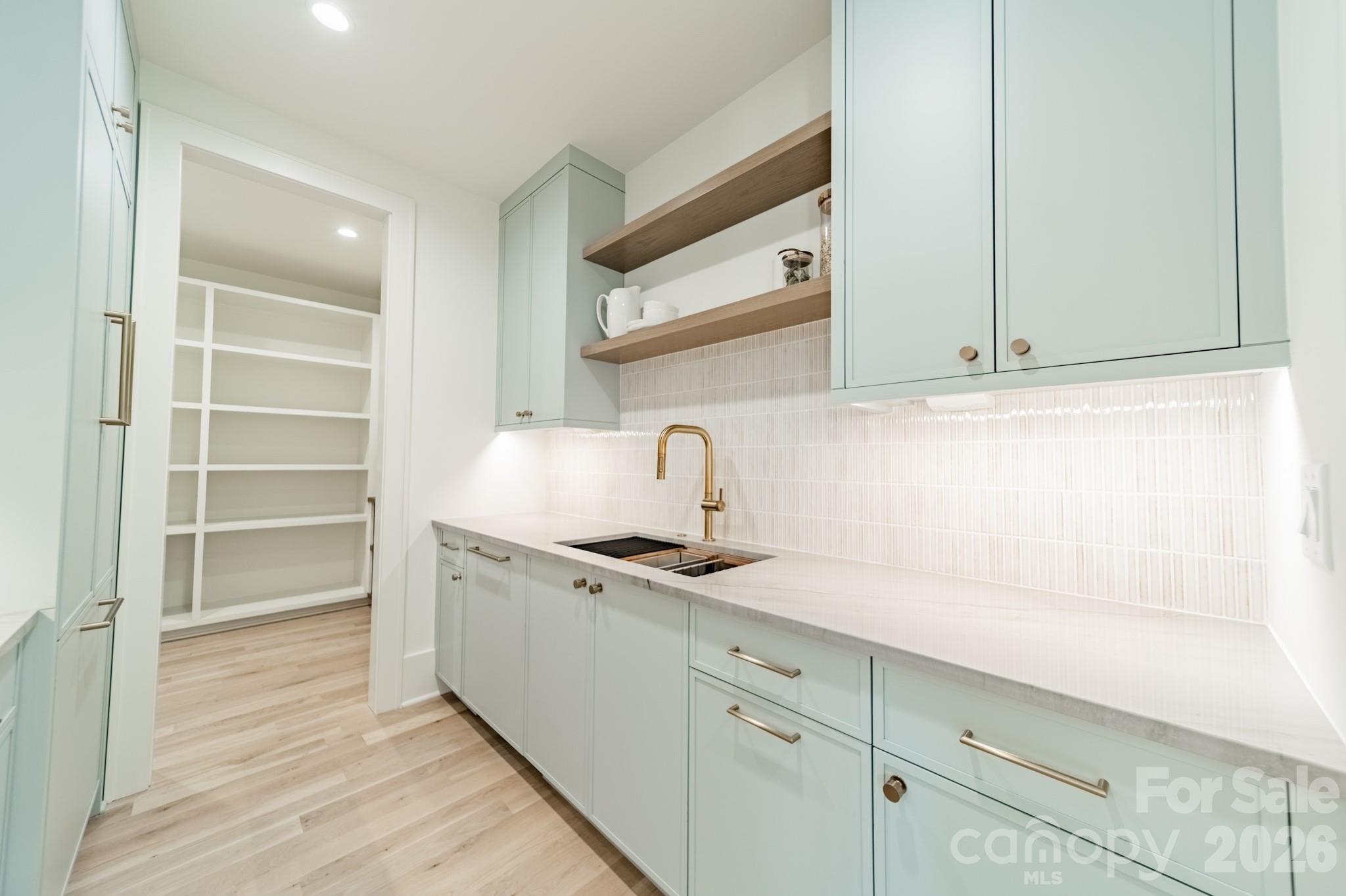 Photo 18 of 8022 Litaker Manor Court, Charlotte, NC
