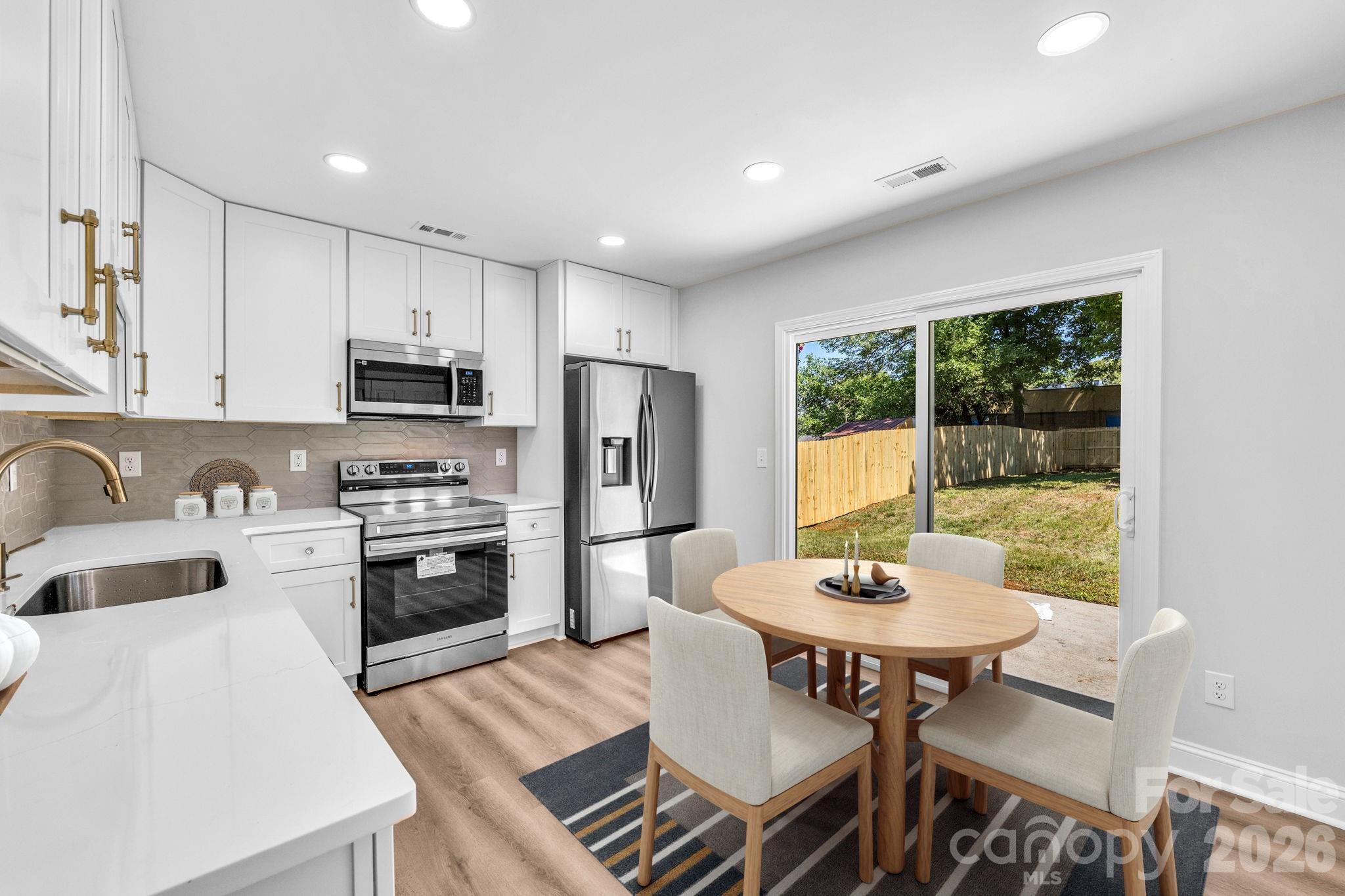 1426 Fontana Avenue, Charlotte, NC - photo 11 of 41