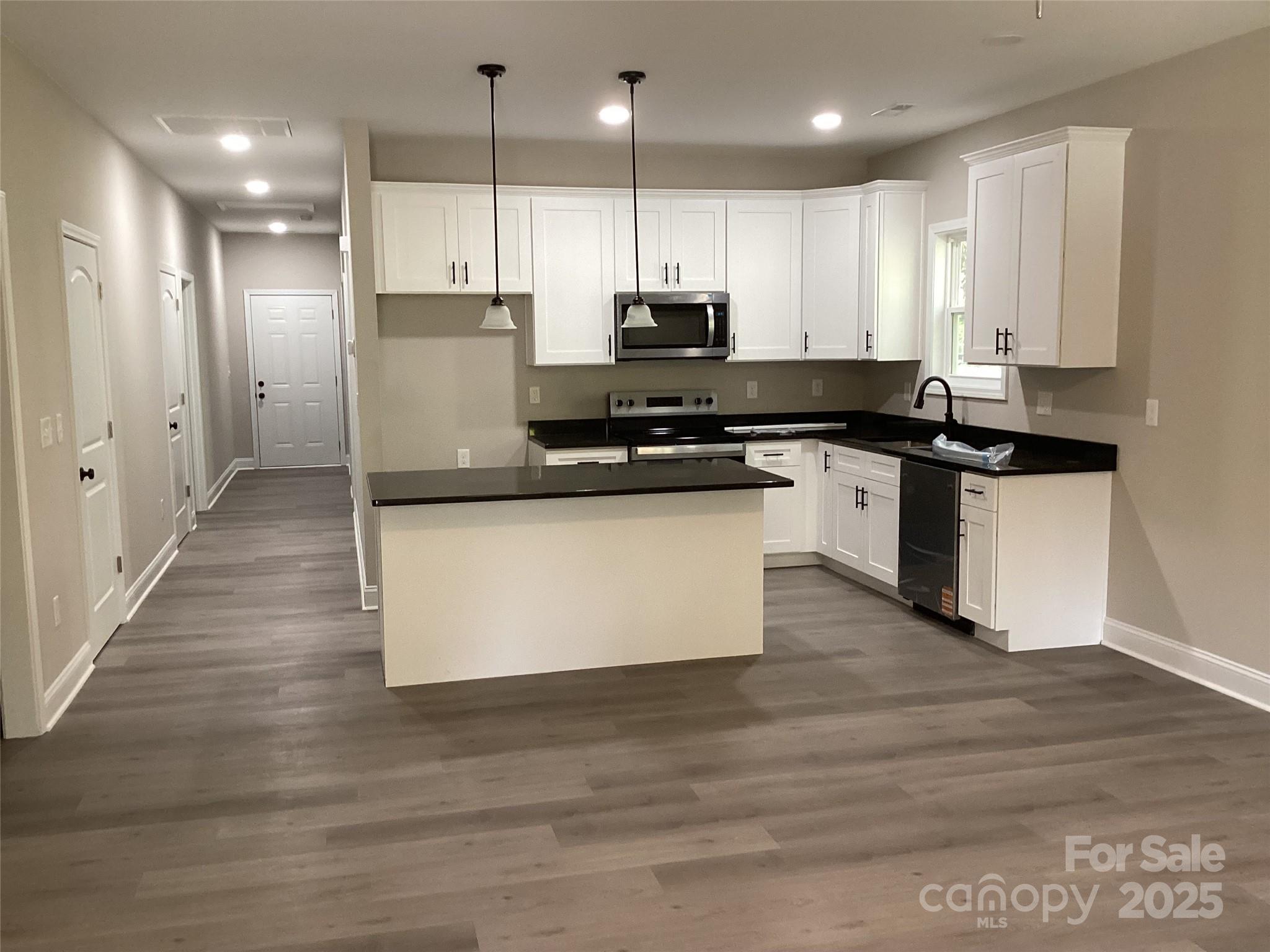 Photo 3 of 2540 S Jake Alexander Boulevard S, Salisbury, NC