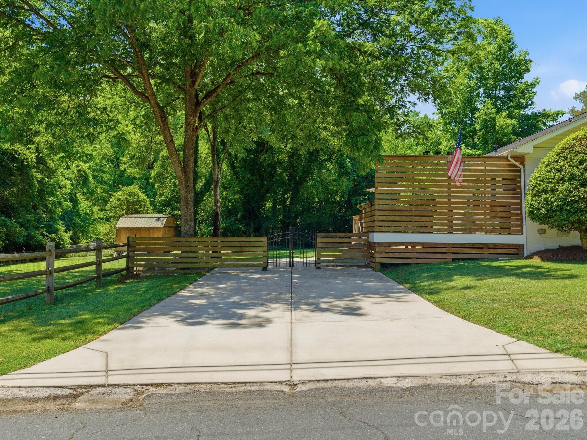 1534 Edgewater Drive, Charlotte, NC - photo 38 of 44
