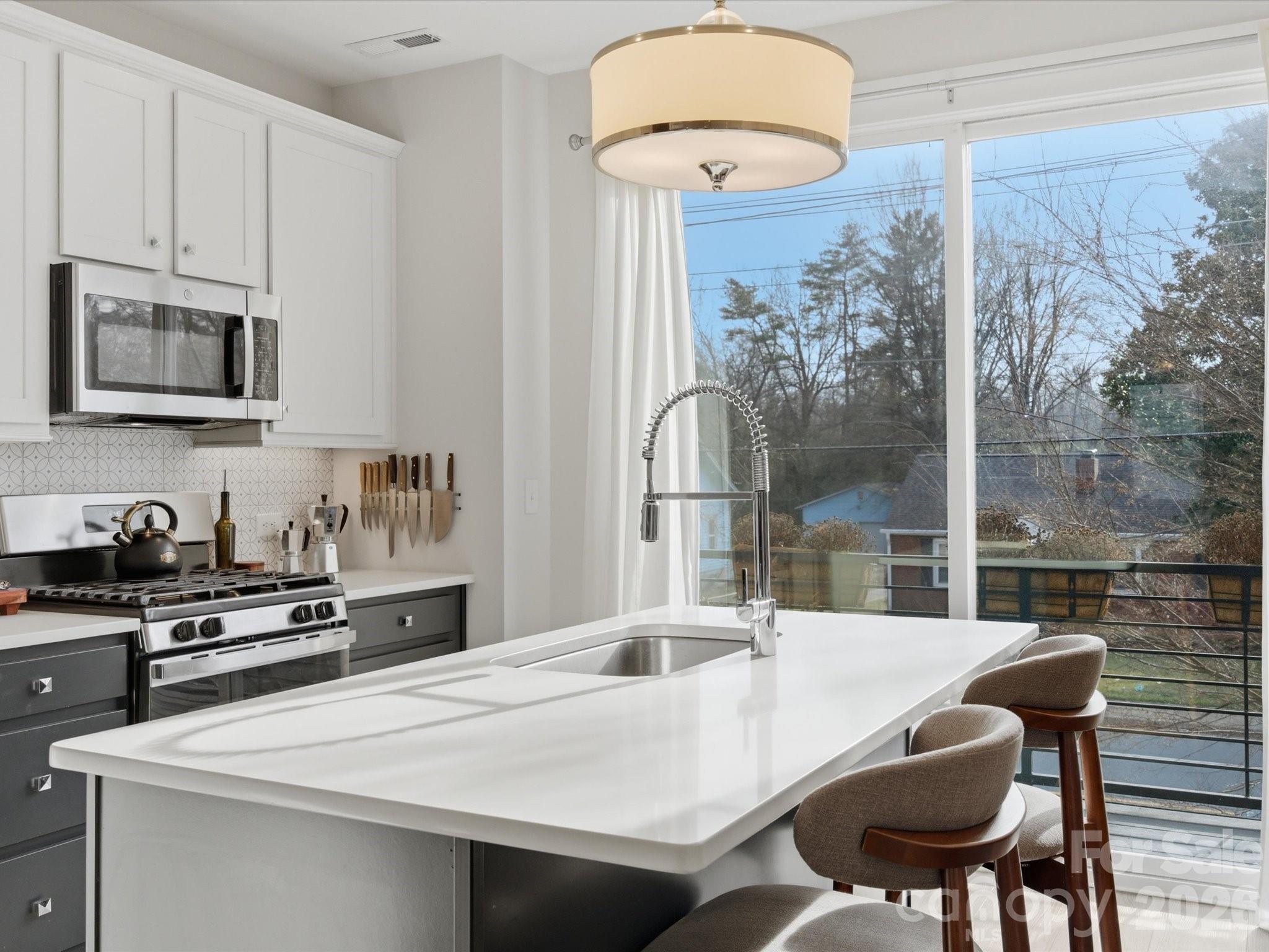 Photo 7 of 1013 E 36th Street, Charlotte, NC