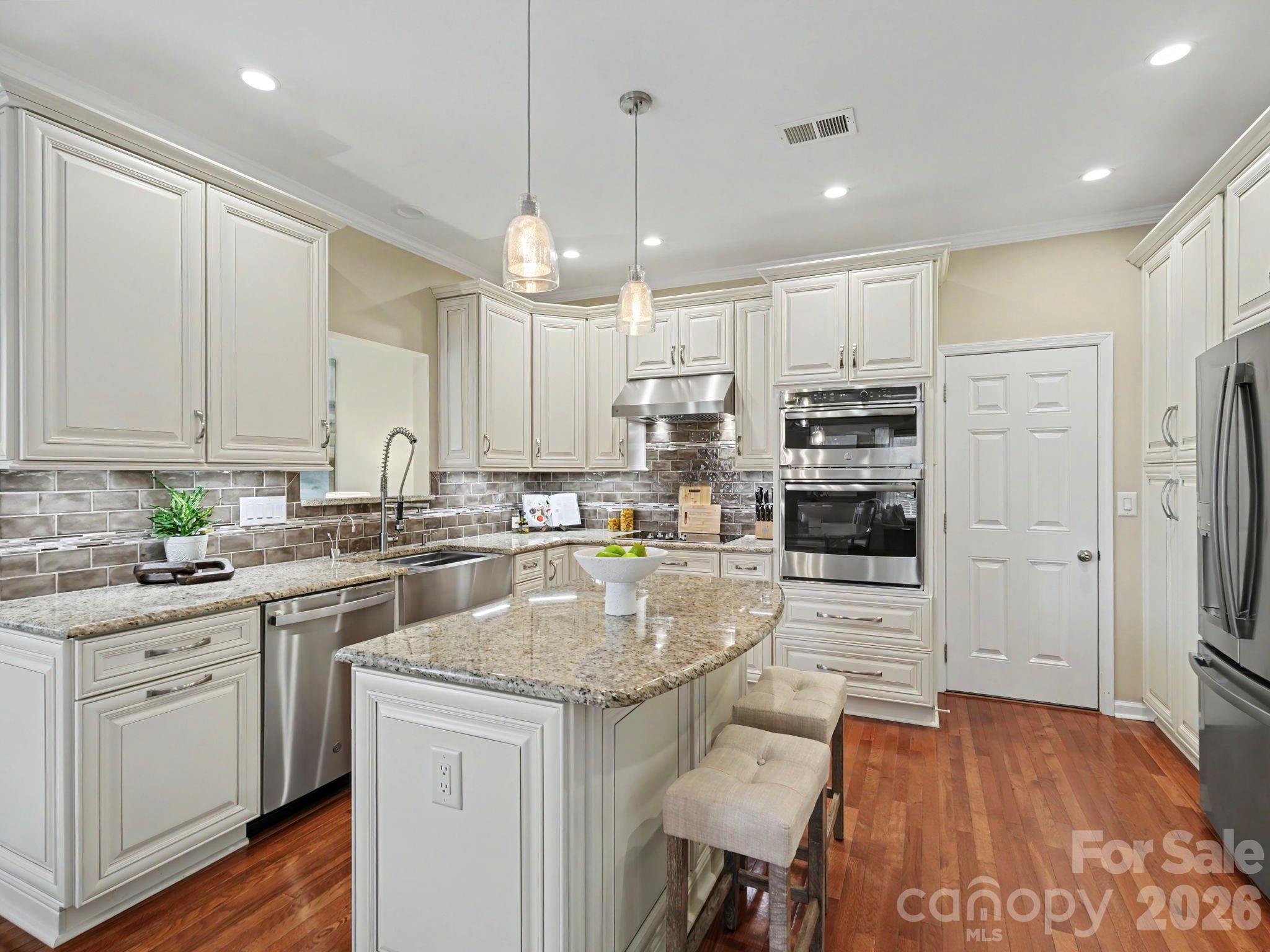 Home for sale at 15505 Robsart Court, Charlotte, NC — photo 11 of 48