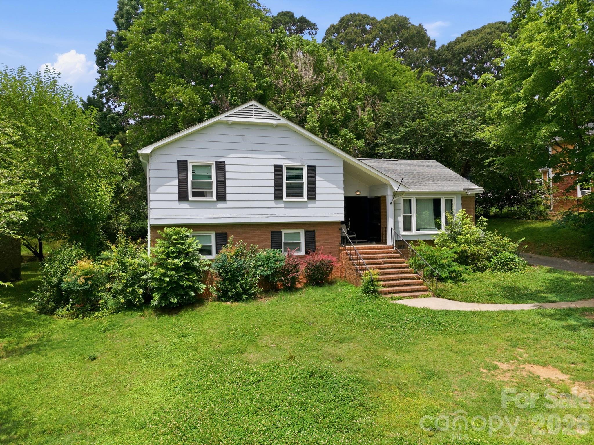 Photo 3 of 9201 Sandburg Avenue, Charlotte, NC