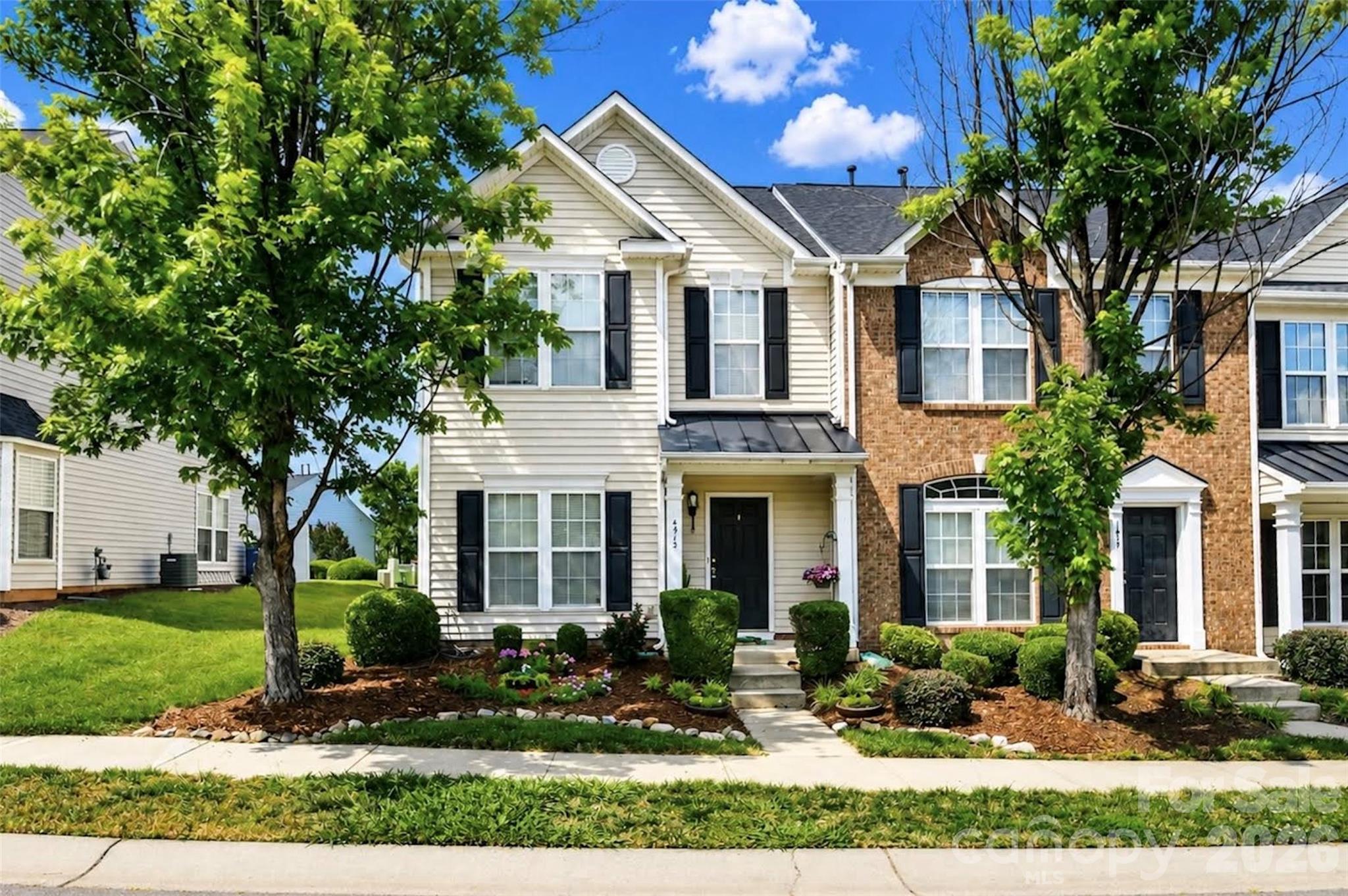 Home for sale at 4913 Sunburst Lane, Charlotte, NC — photo 1 of 30