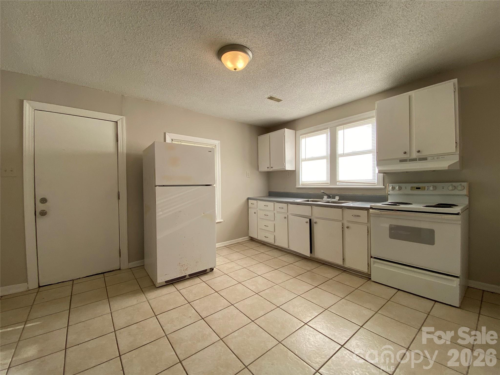 Photo 3 of 1104 Baker Boulevard, Gastonia, NC