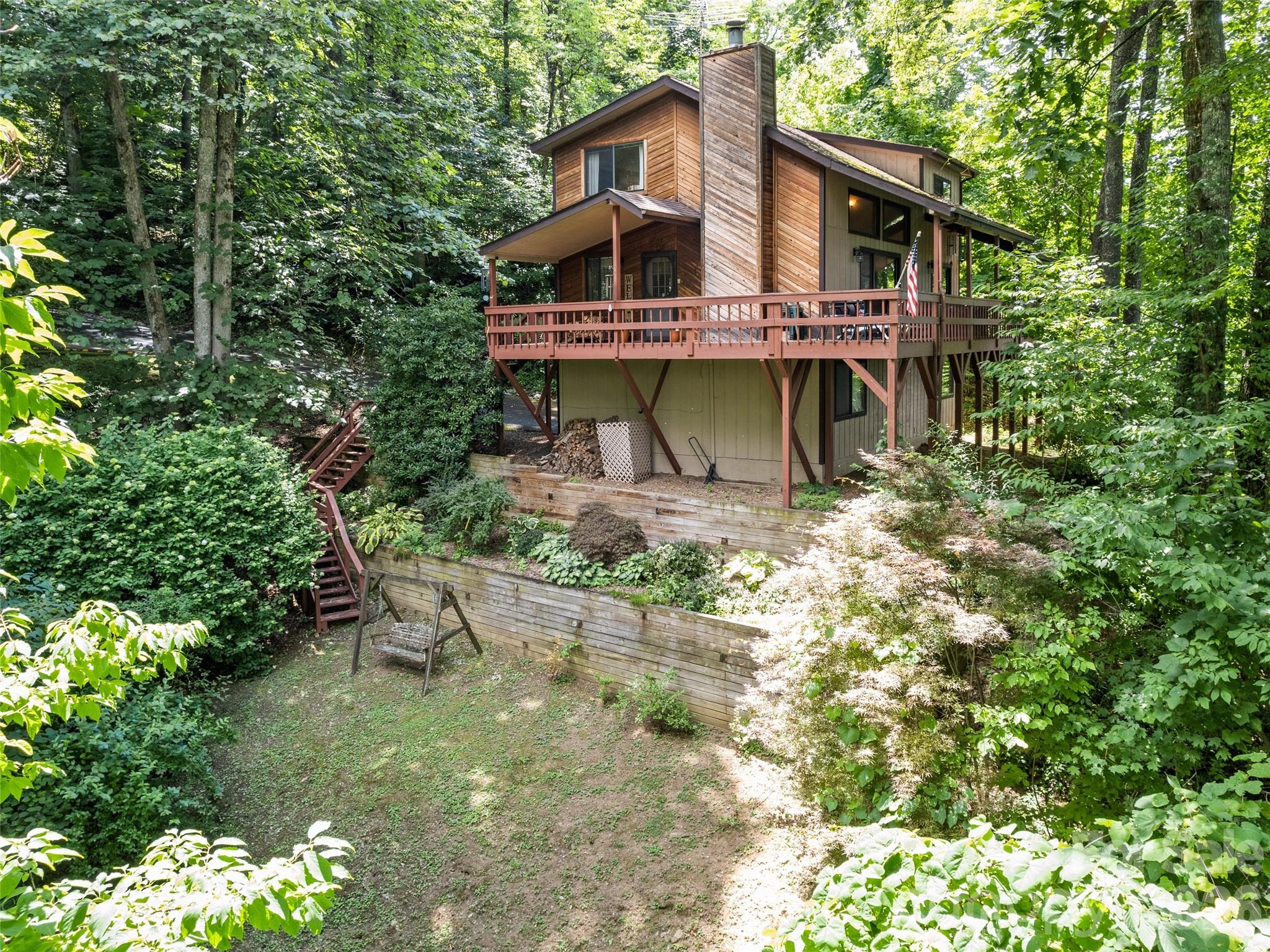 1672 Summit Drive, Maggie Valley, NC - photo 2 of 38
