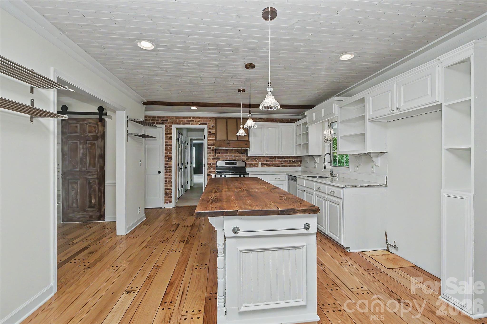 Photo 13 of 6117 Cherry Tree Lane, Charlotte, NC