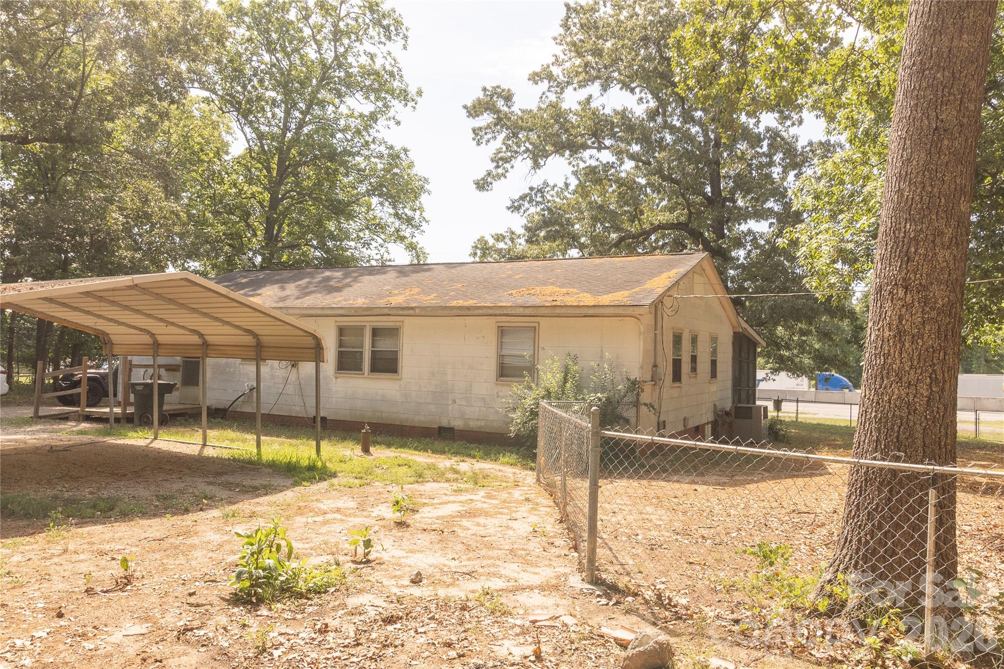 609 Wilcox Avenue, Gaffney, SC - photo 8 of 24