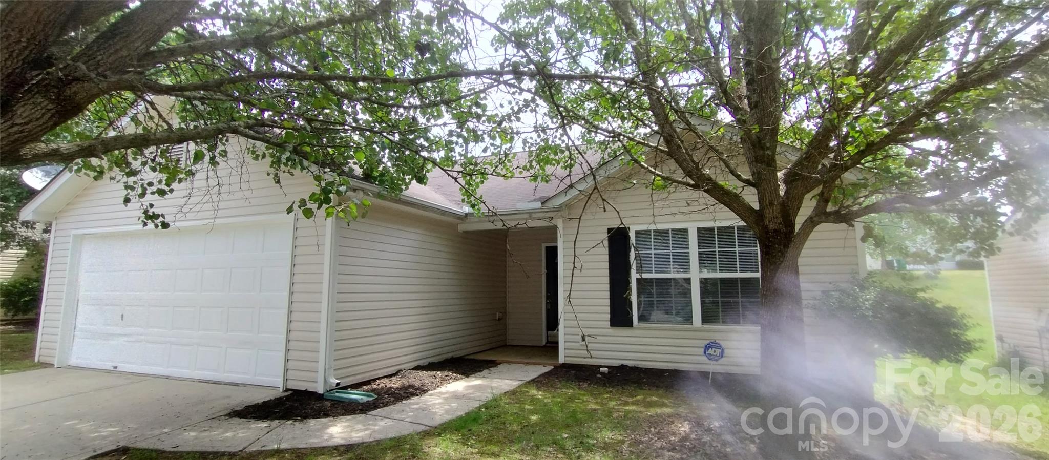Photo 2 of 1404 Jordans Pond Lane, Charlotte, NC