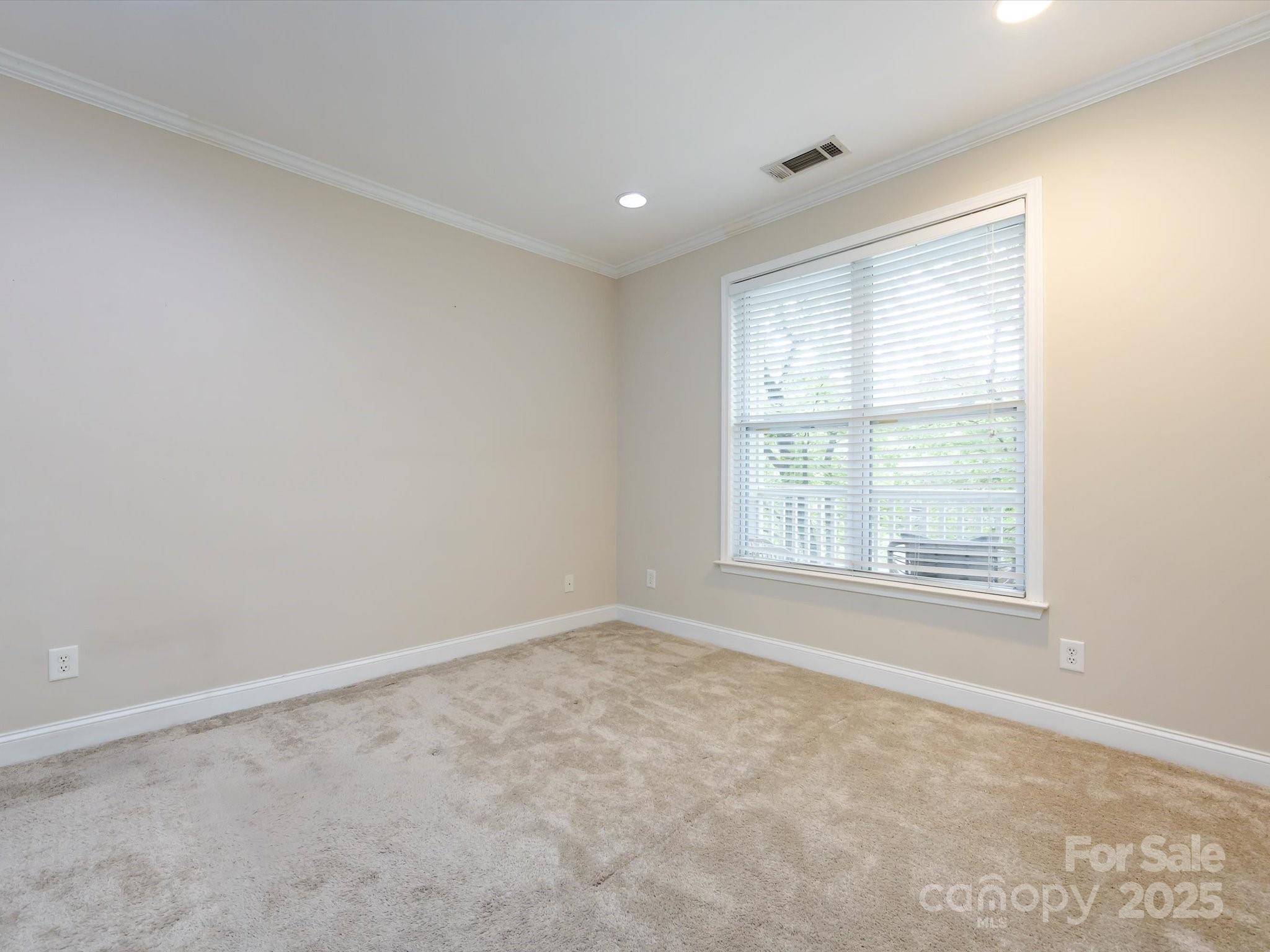 Photo 23 of 1000 E Woodlawn Road216, Charlotte, NC