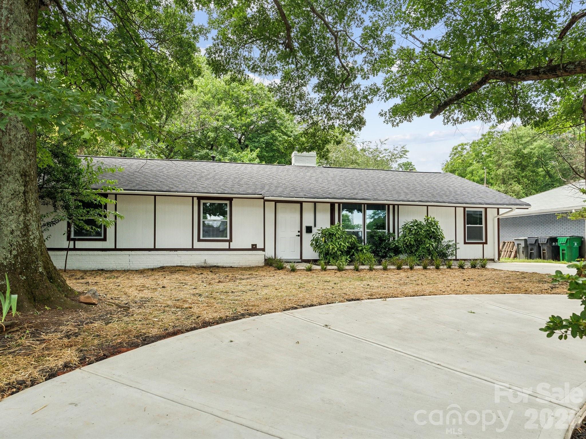 Exterior of 2000 Tyvola Road, Charlotte, NC