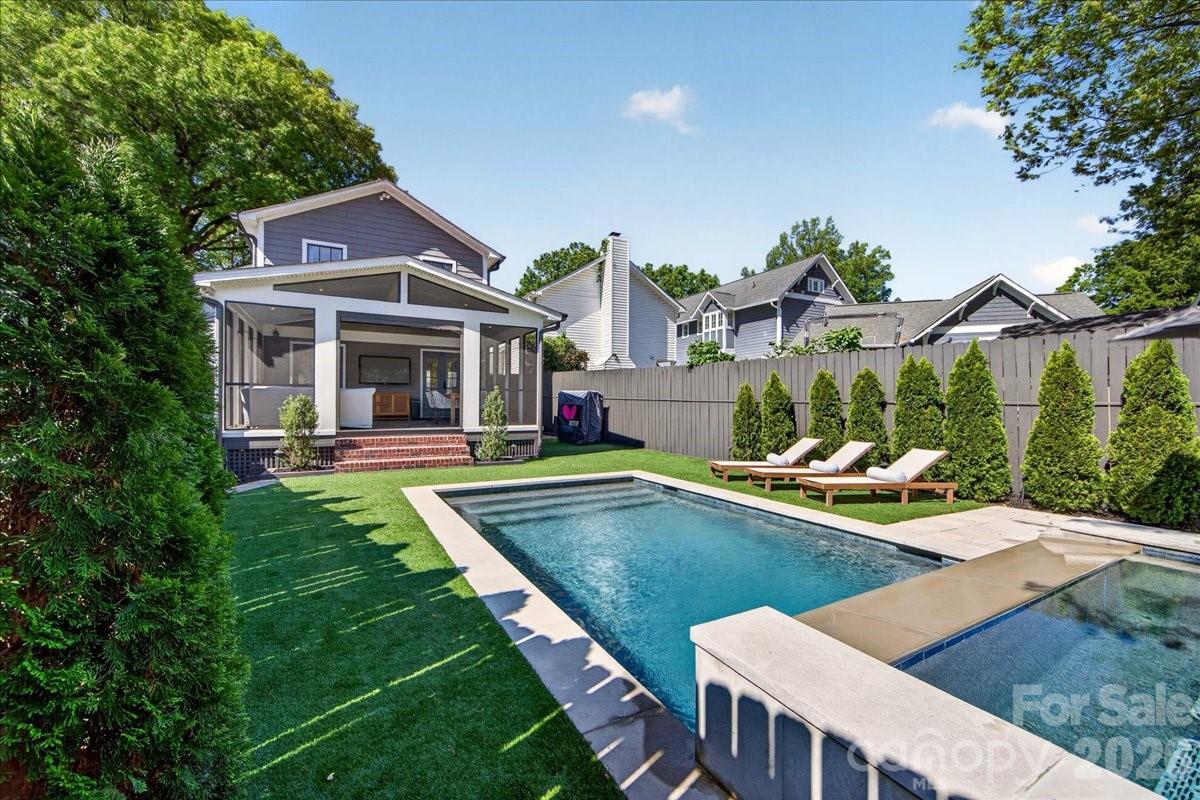 Photo 11 of 1529 E Worthington Avenue, Charlotte, NC