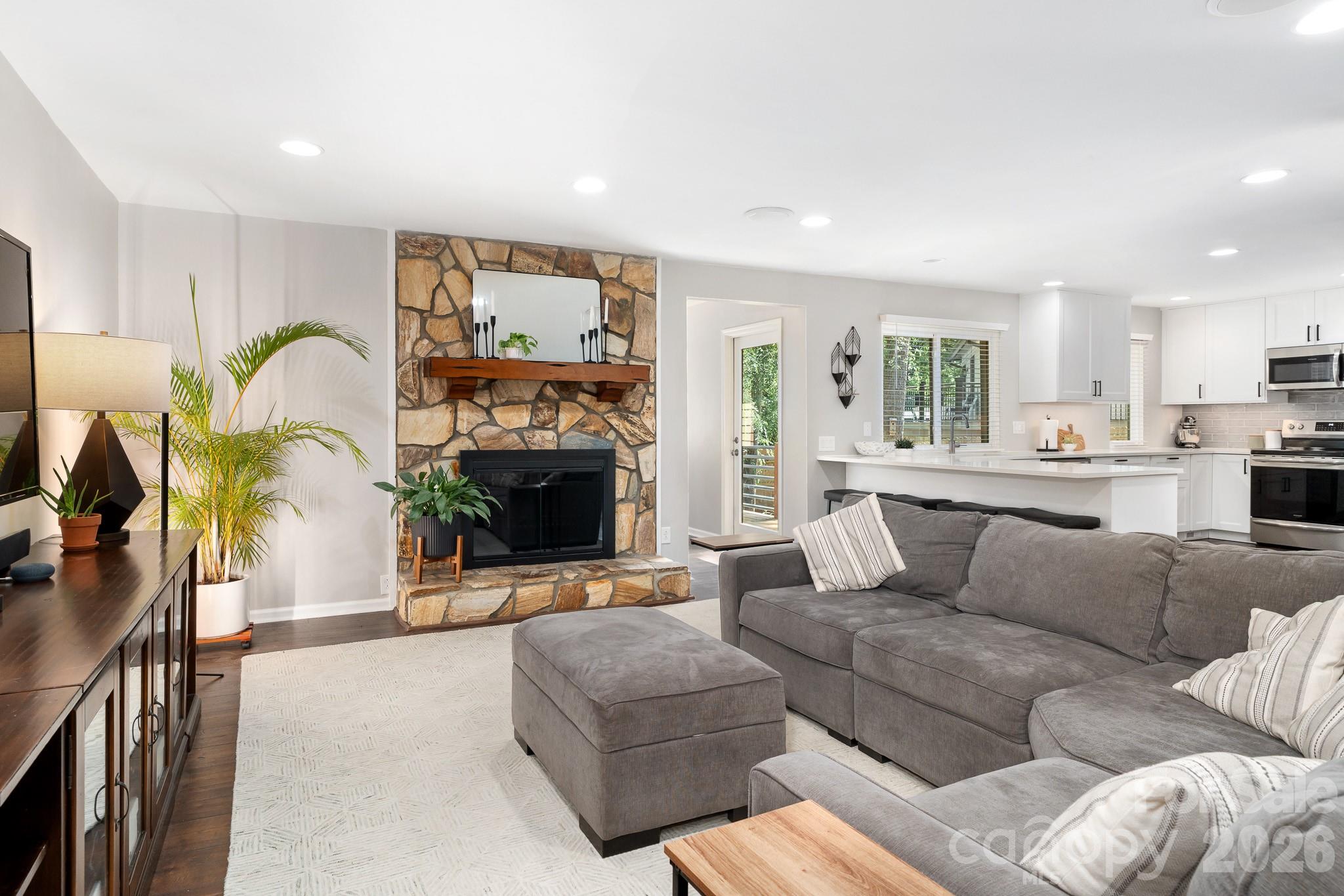 Photo 4 of 8700 Lorraine Drive, Charlotte, NC