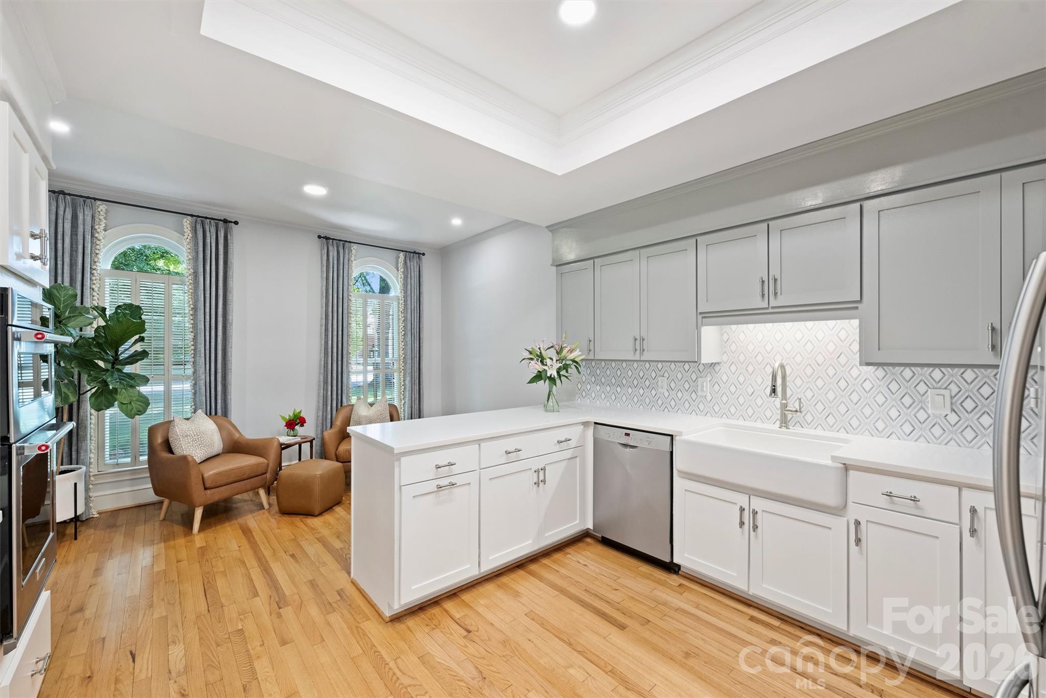 Photo 15 of 2320 Selwyn Avenue, Charlotte, NC