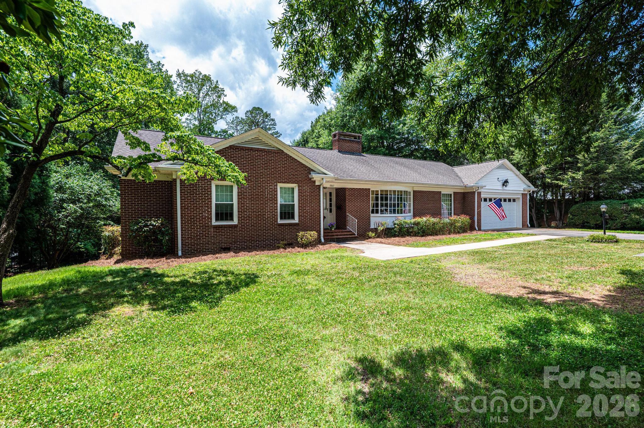 1807 5th Street NW, Hickory, NC