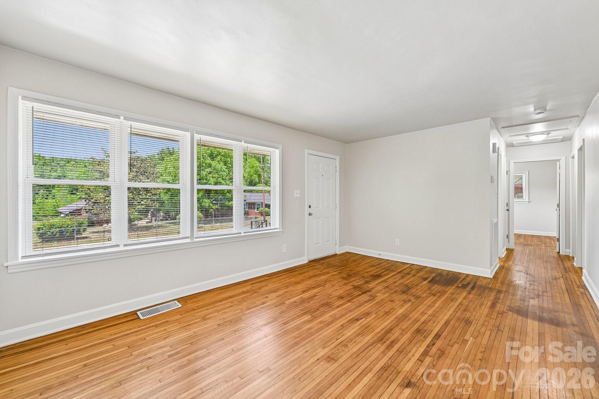 3935 Crestridge Drive, Charlotte, NC - photo 7 of 33